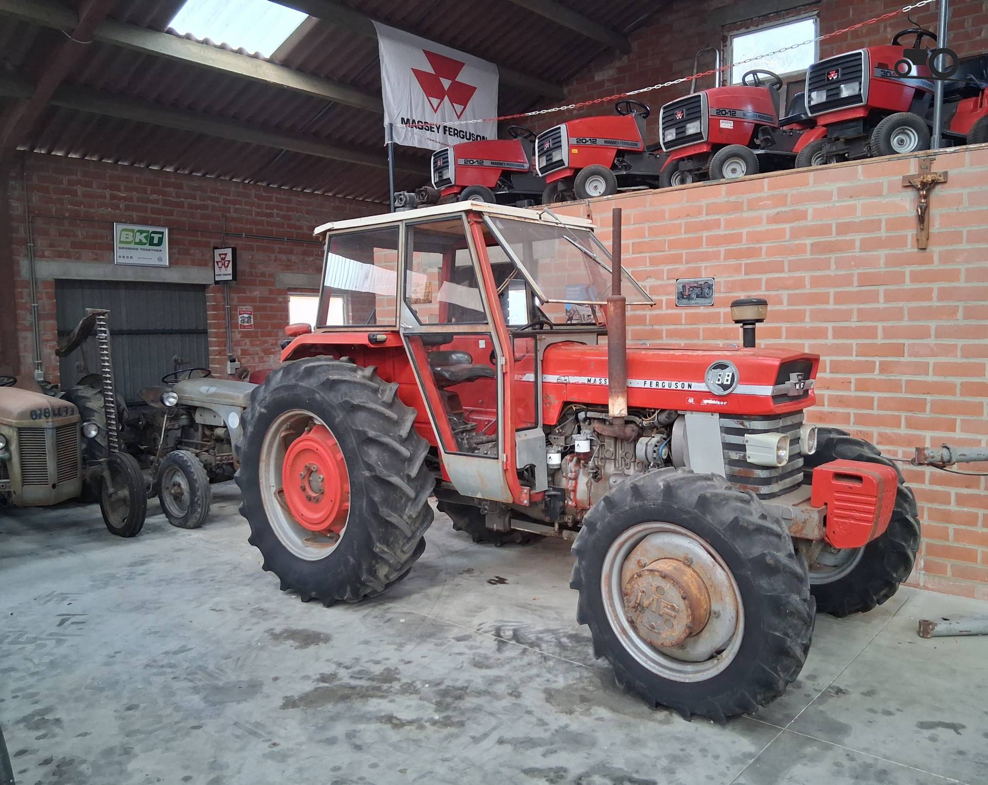 Massey Ferguson 188
