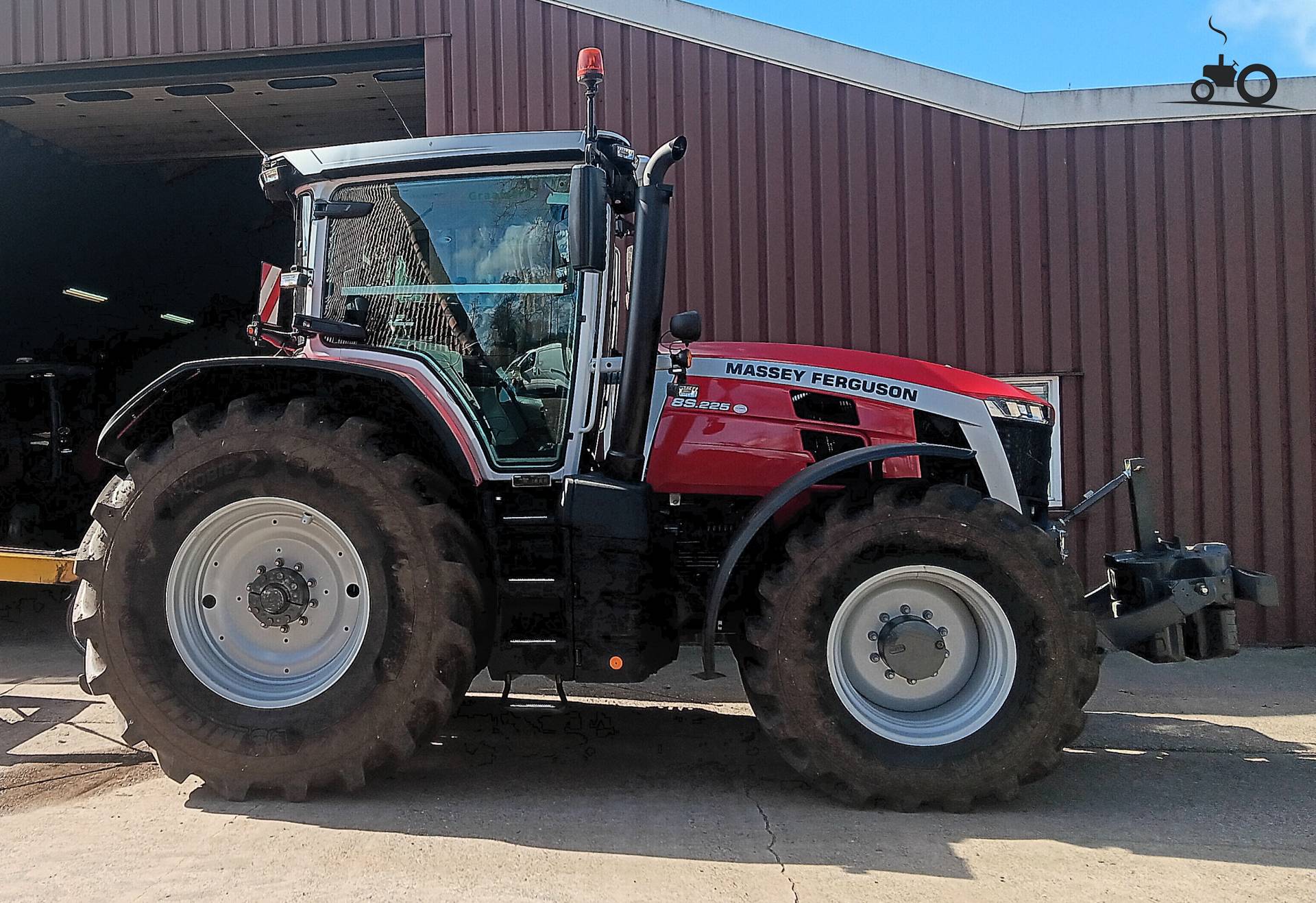 Massey Ferguson 8S.225 Fanclub - Specificaties, Foto's, Reviews & Forum