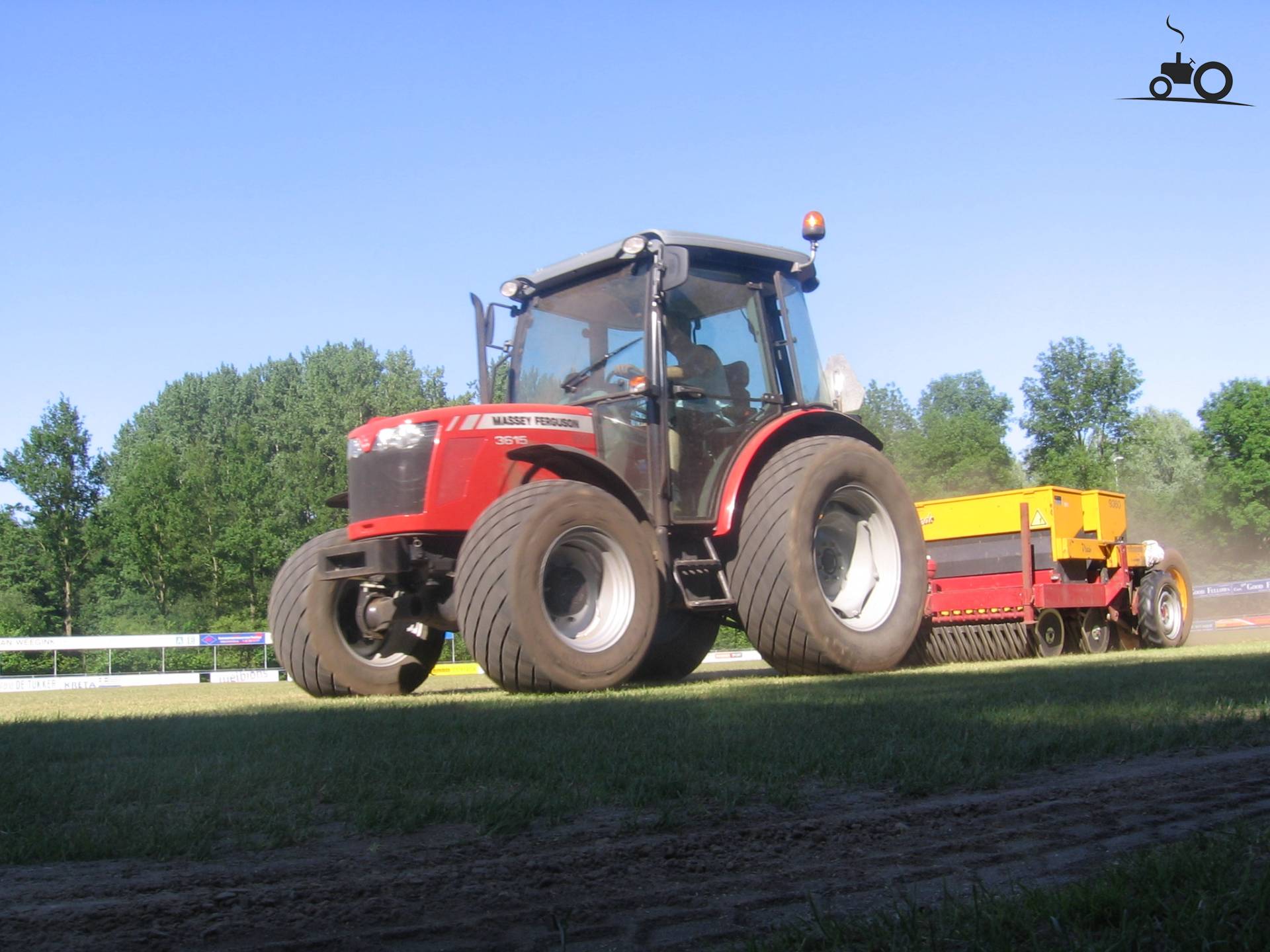 Massey Ferguson 3615 - France - Tracteur image #372238