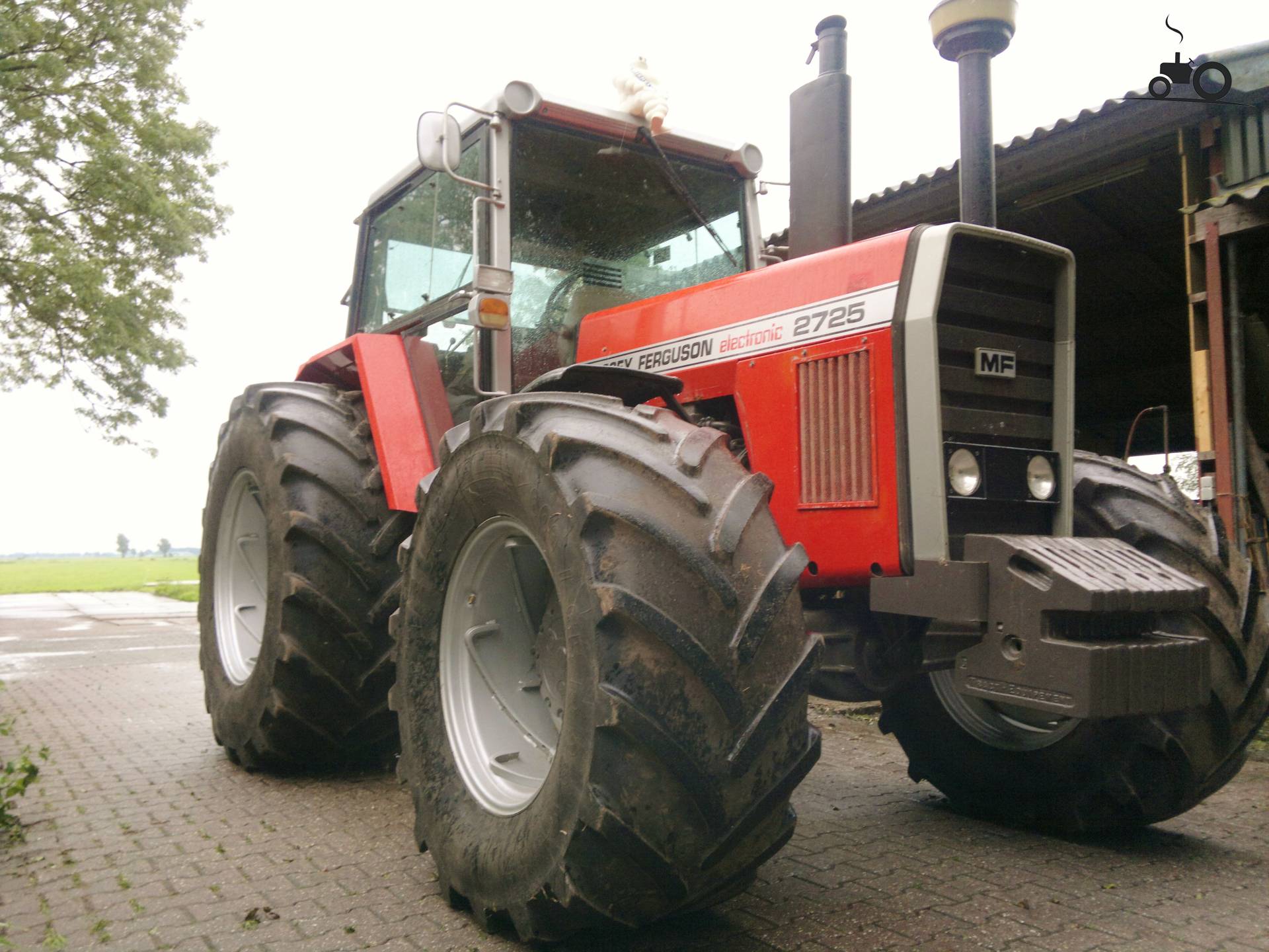 Foto Massey Ferguson 2725 #532673