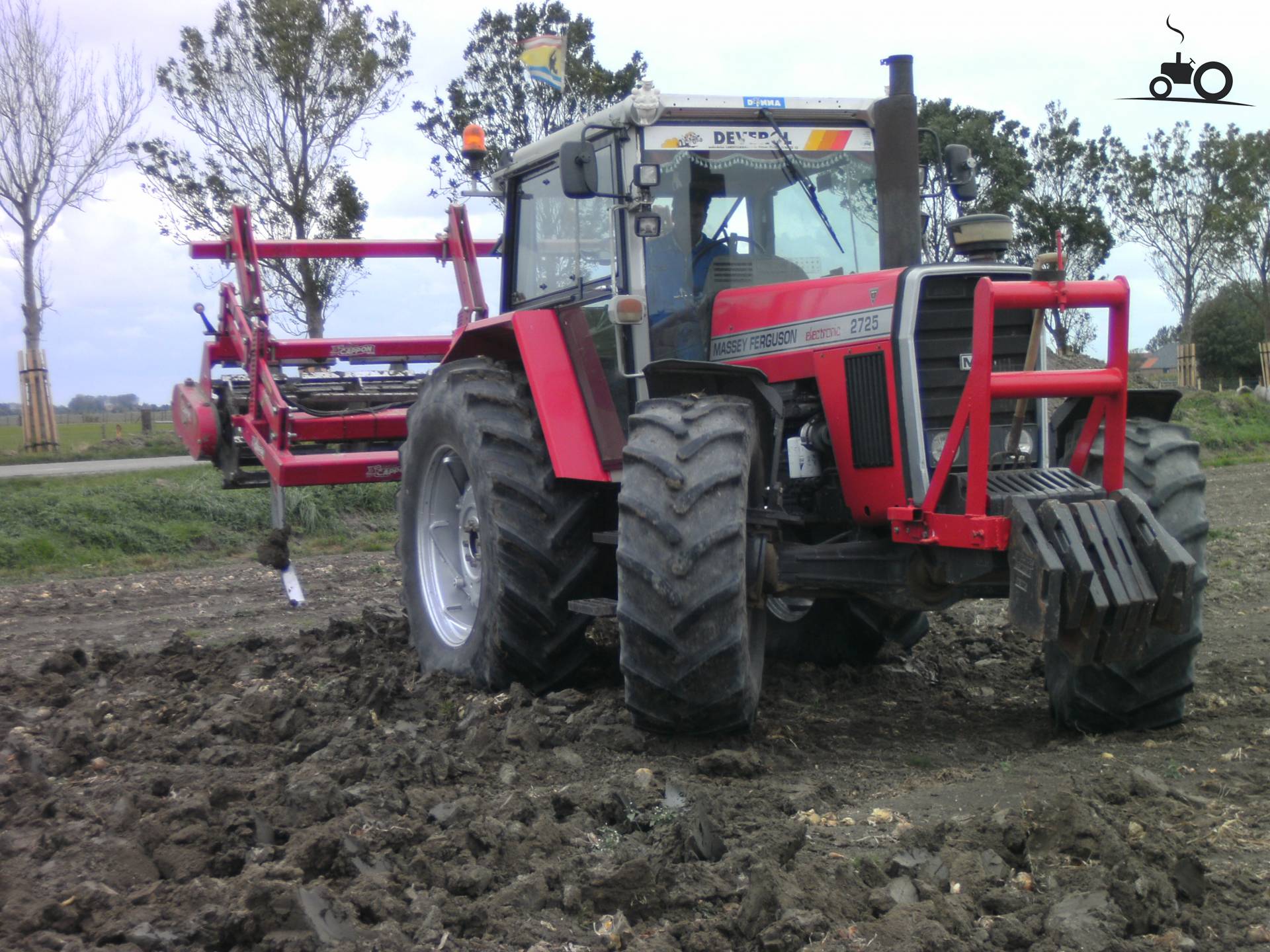 Foto Massey Ferguson 2725 #552408