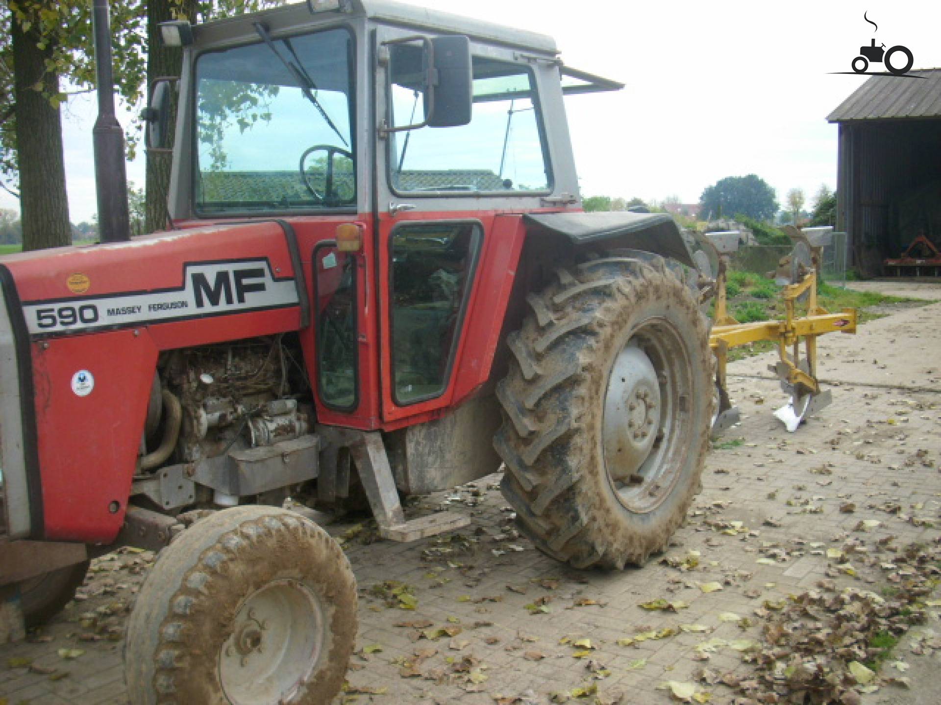 Massey Ferguson 590