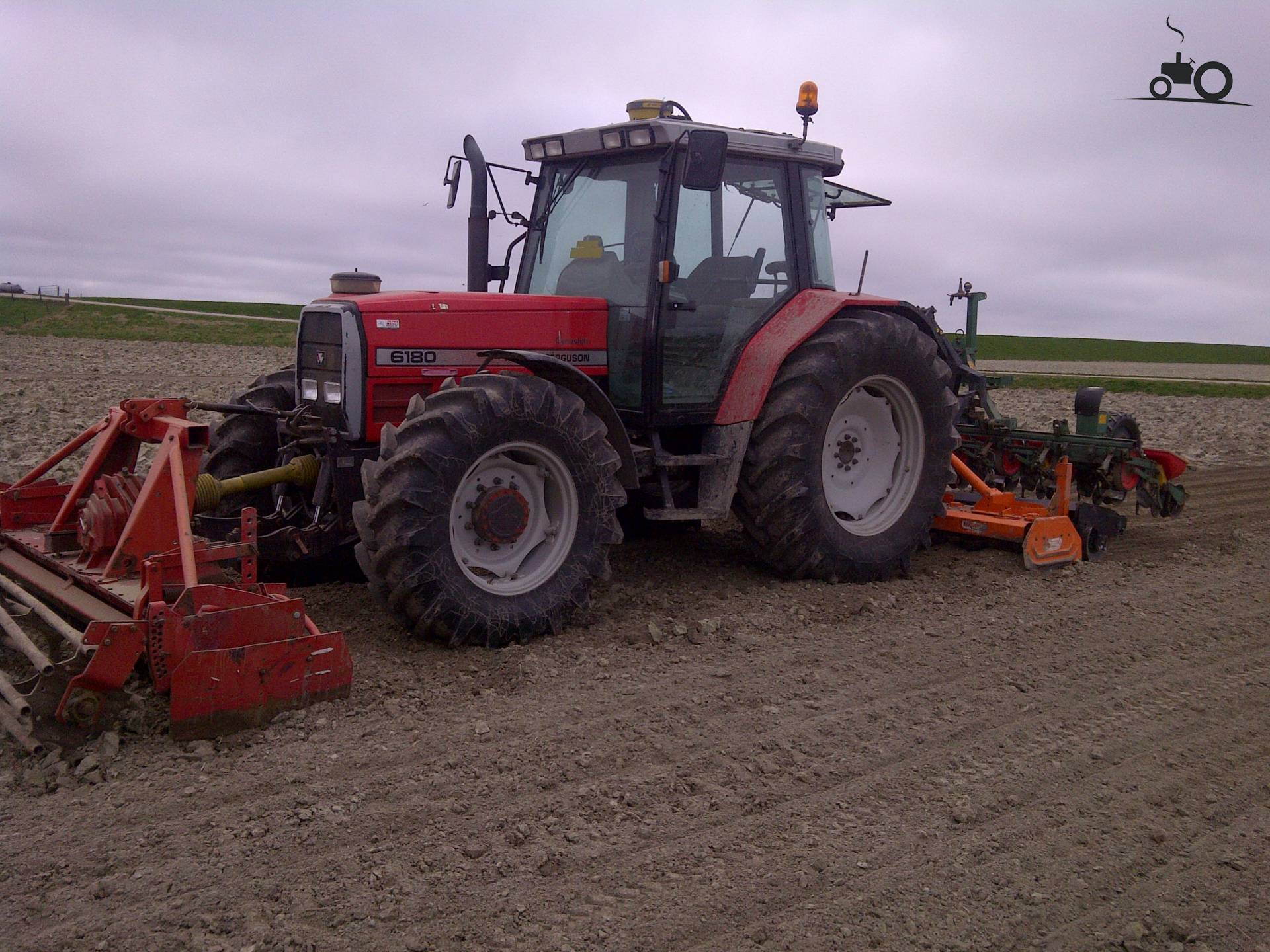 Foto Massey Ferguson 6180