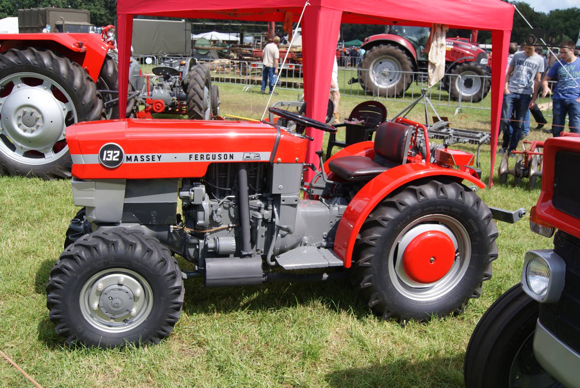 Foto Massey Ferguson 132 #667663