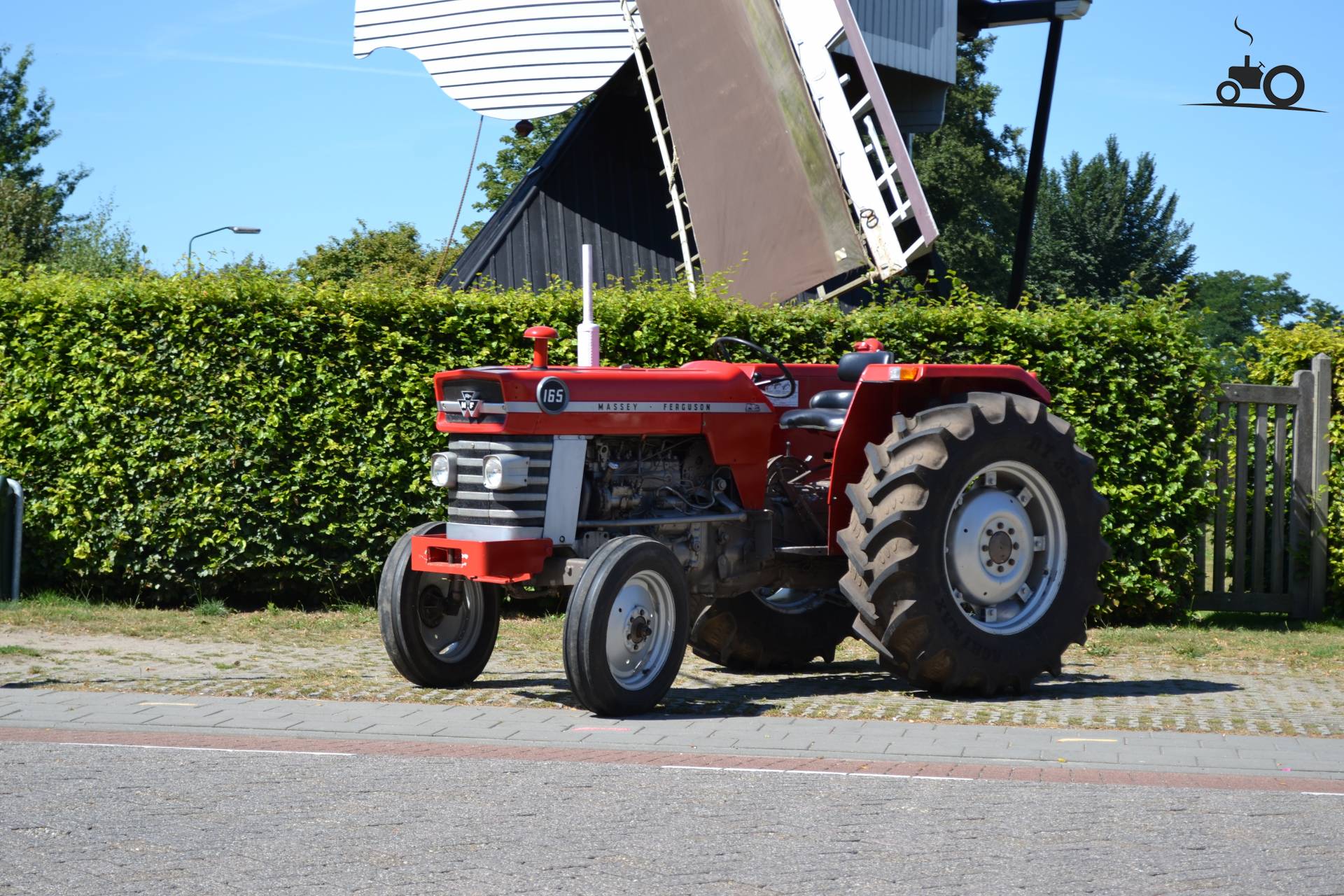 Massey Ferguson 165 - France - Tracteur image #733869