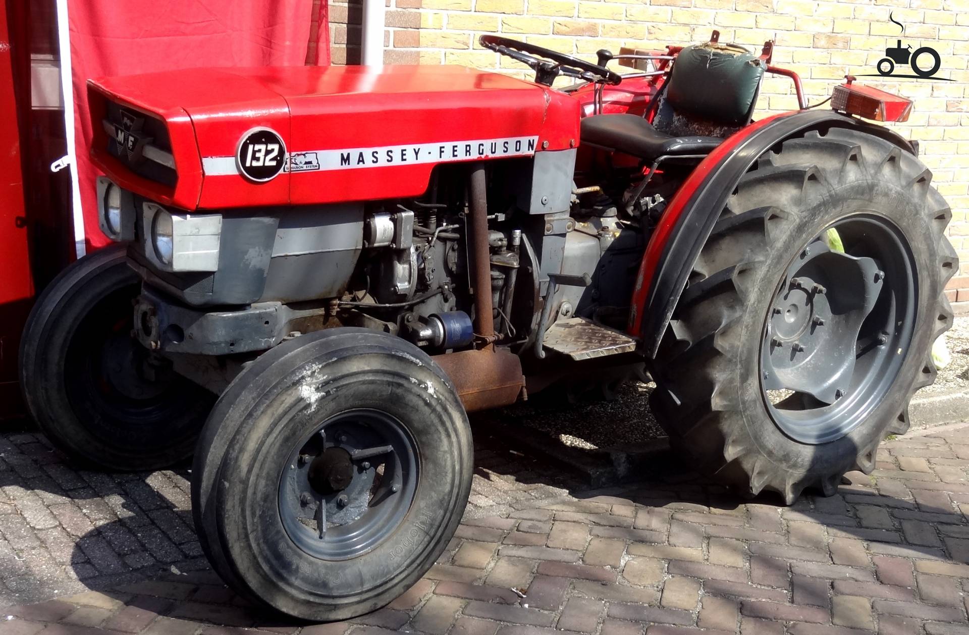 Massey Ferguson 132 France Tracteur Image 747661