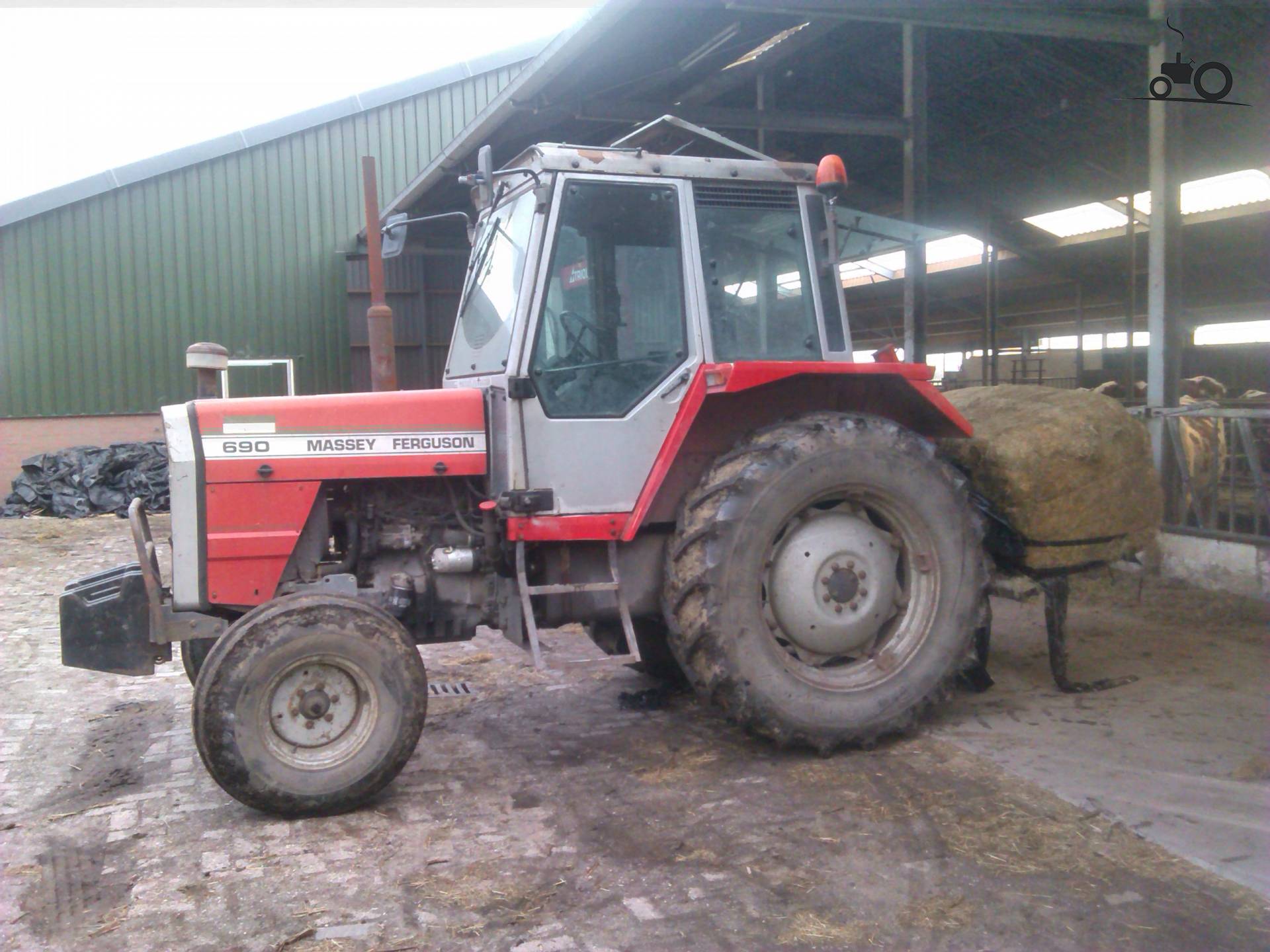 Foto Massey Ferguson 690 #909199