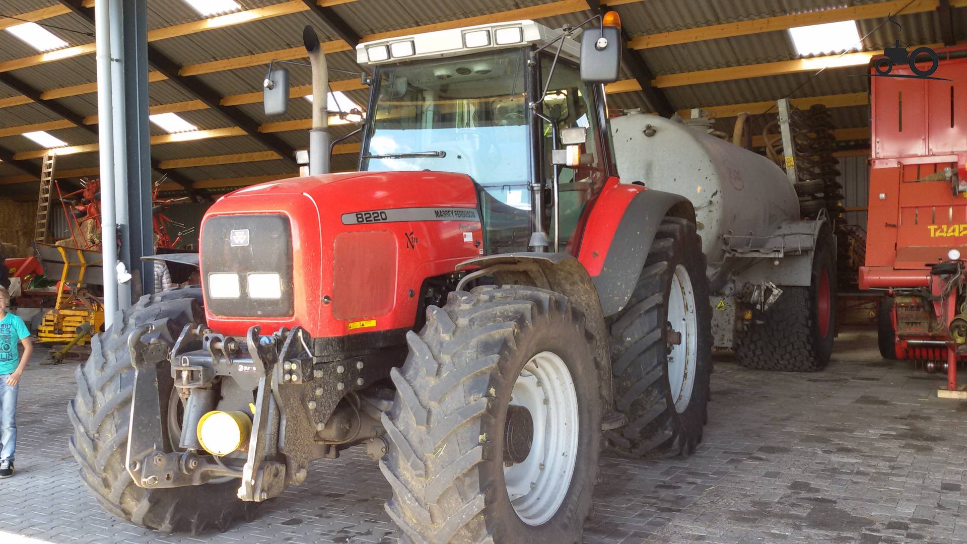 Foto Massey Ferguson 8220 #977492