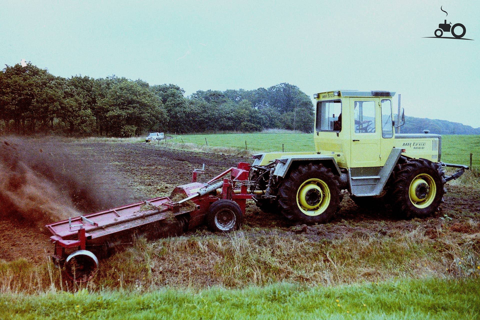 Mb trac 1000 aan het walkantfrezen
