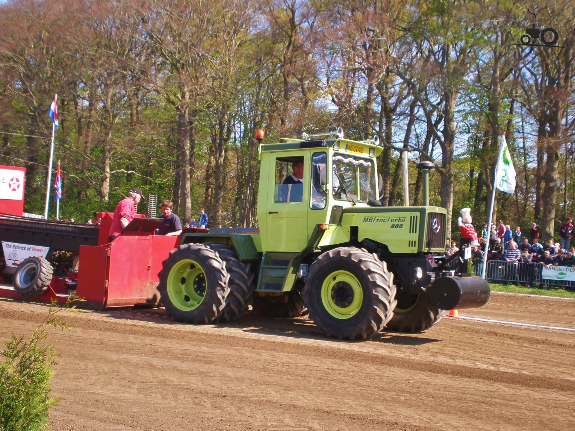 Trekkerslep / trekkertrek / tractorpulling - MB Trac 900