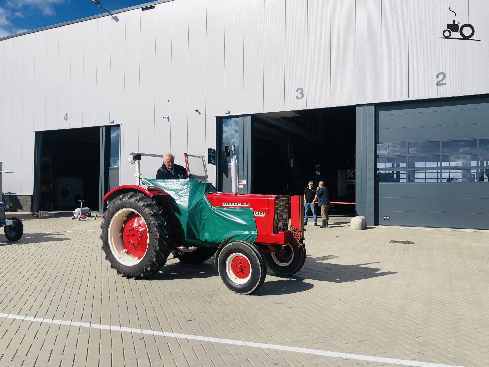 Foto Mc-Cormick 624 #1493302