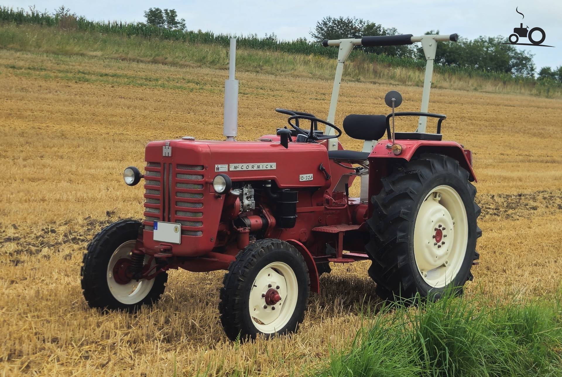 McCormick D-326 with Fritzmeier-Seat