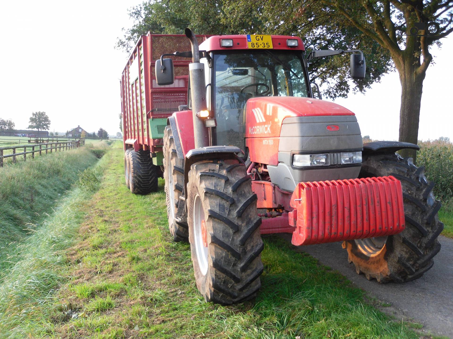 Foto Mc-Cormick MTX 150 #541959