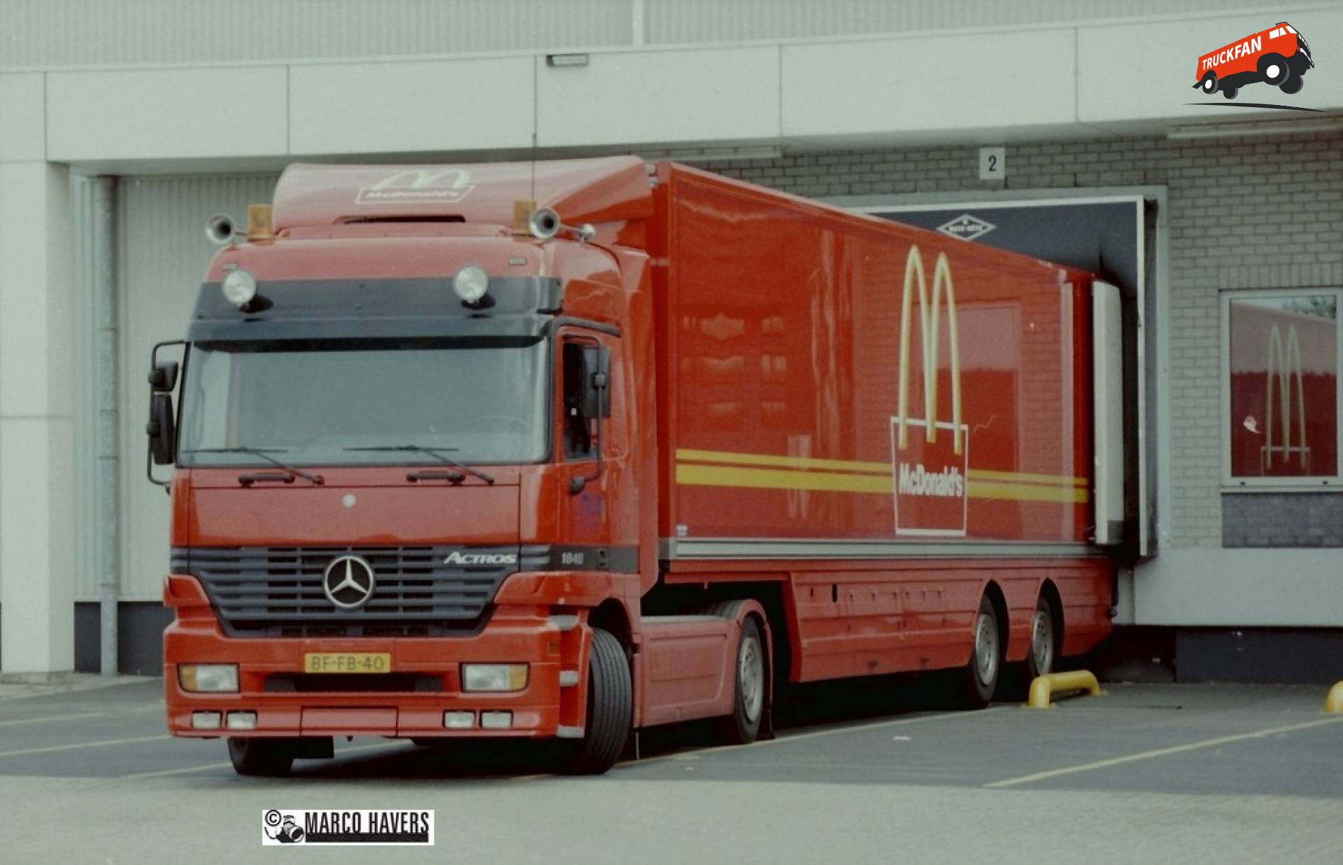 Foto Mercedes-Benz Actros MP1 van HAVI Logistics