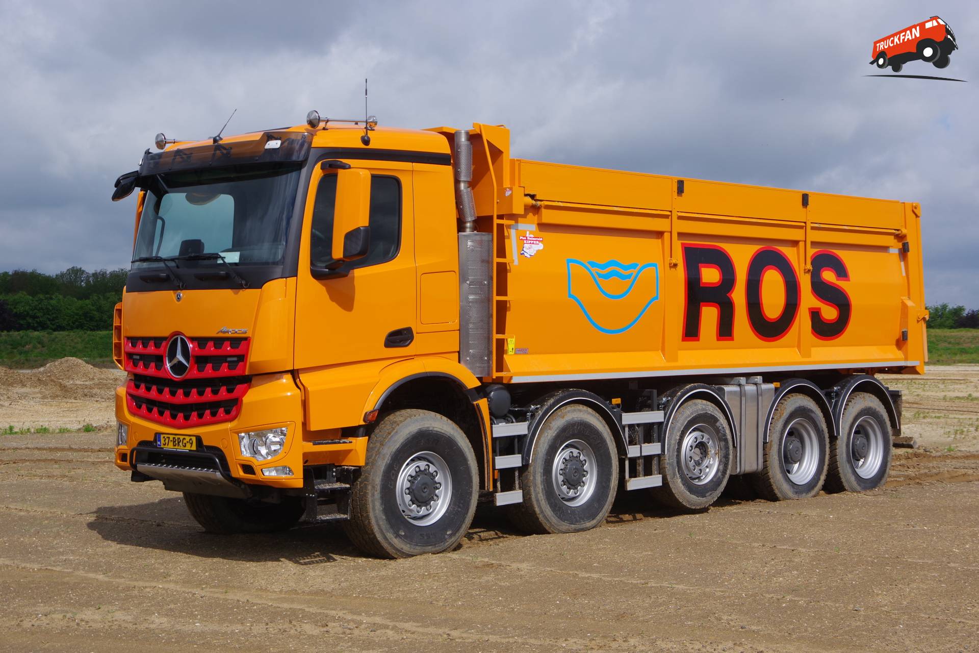 Foto Mercedes-Benz Arocs van M.N.O. Vervat Transport B.V.