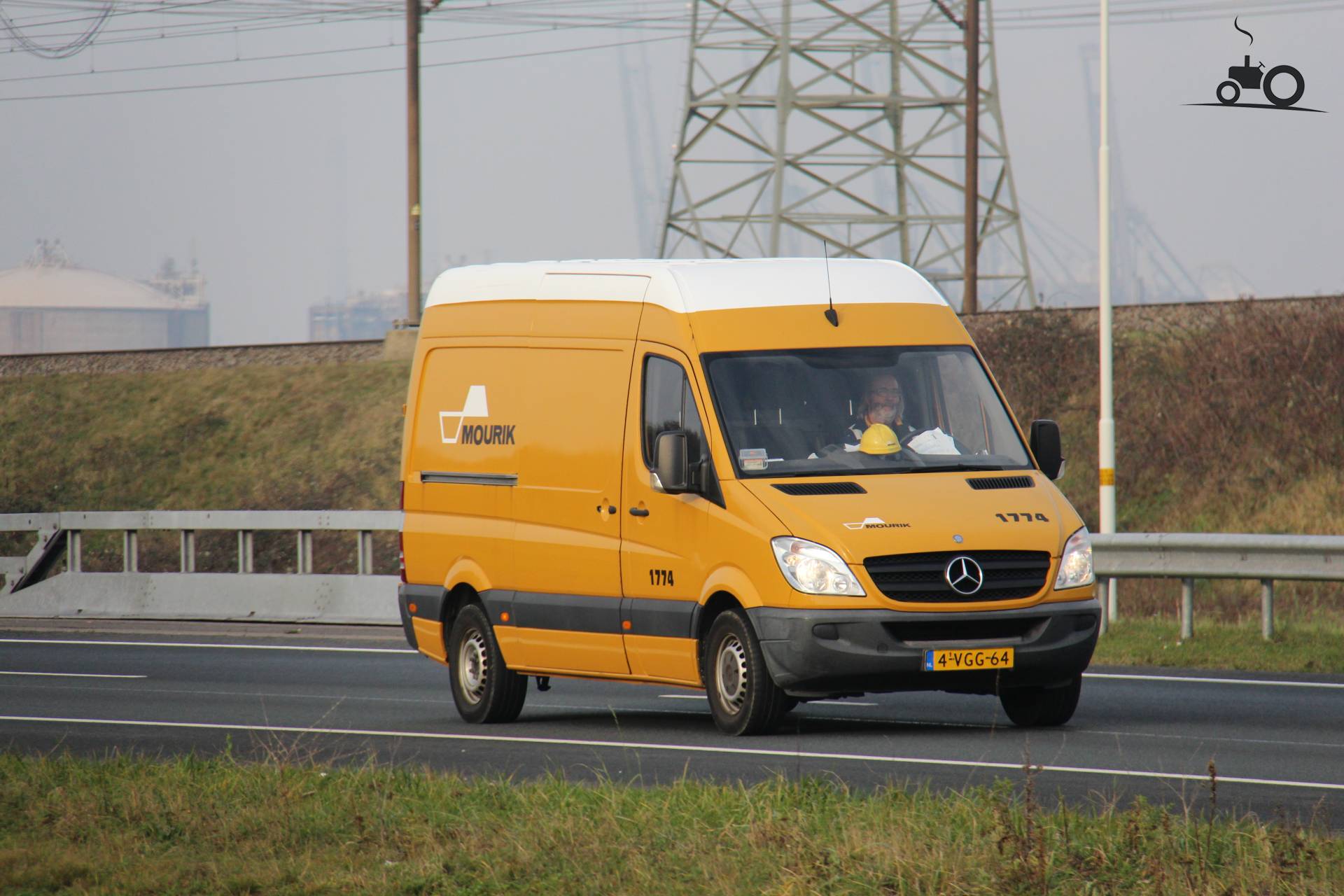 Foto Mercedes-Benz Sprinter van Mourik Groot-Ammers B.V.