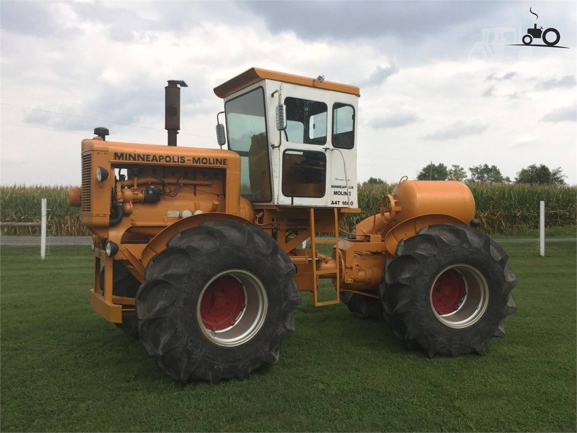 Minneapolis-moline A4T-1600