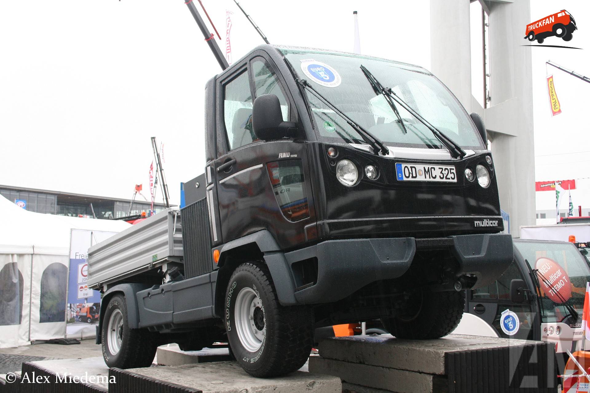 Foto Multicar Fumo #1460188