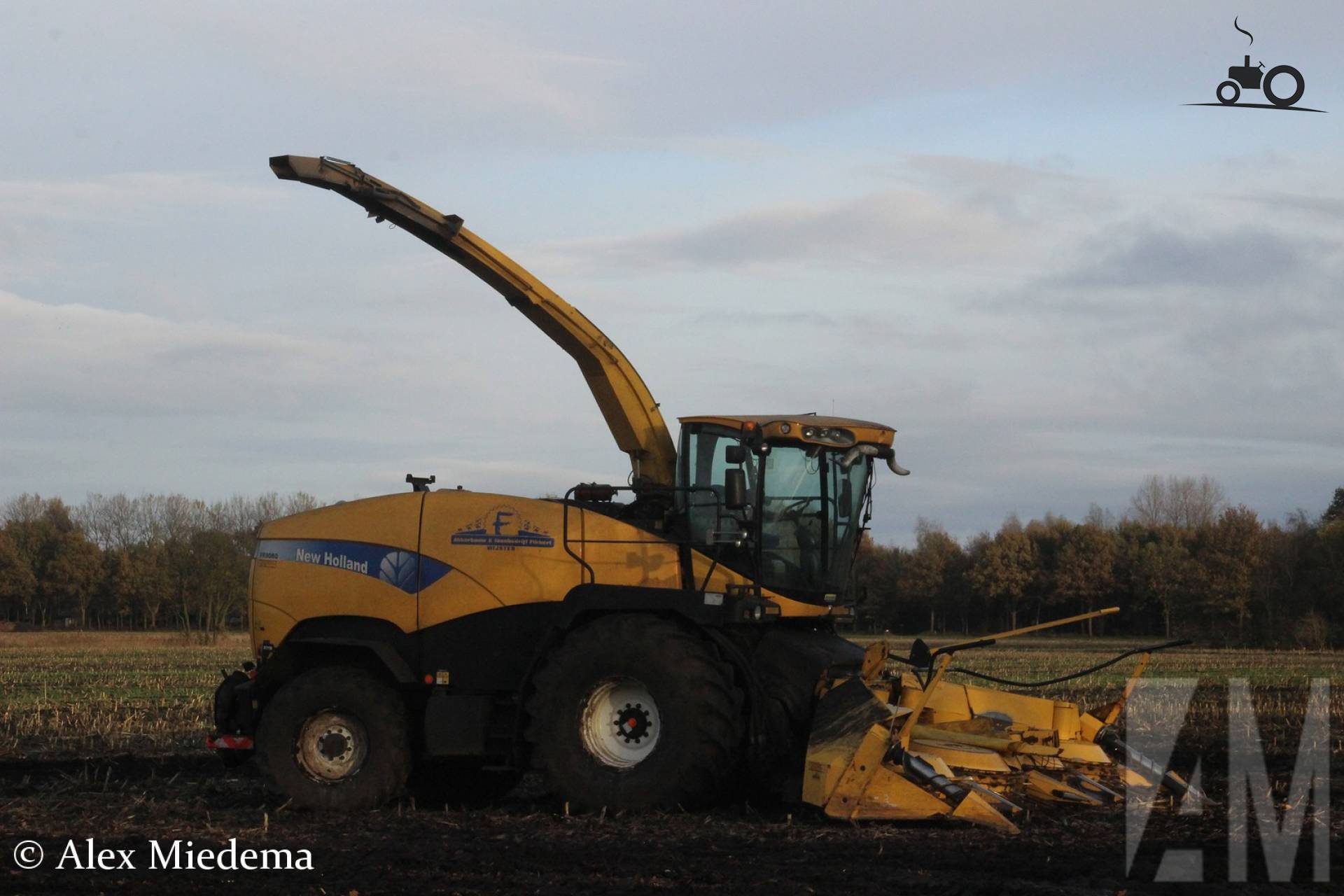 Foto New Holland FR 9080 van Loonbedrijf Fikkert