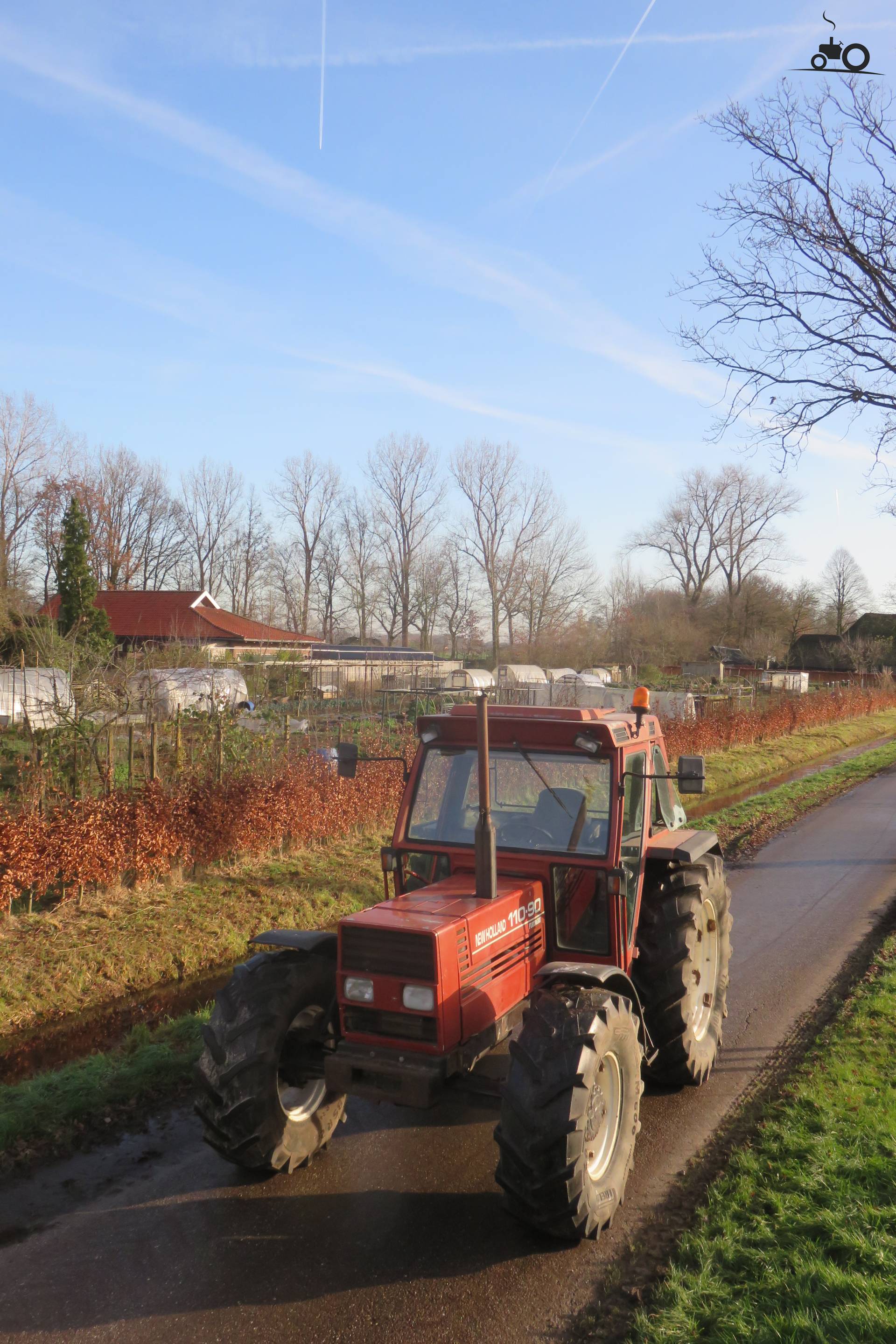 Foto New Holland 110-90 #1205268