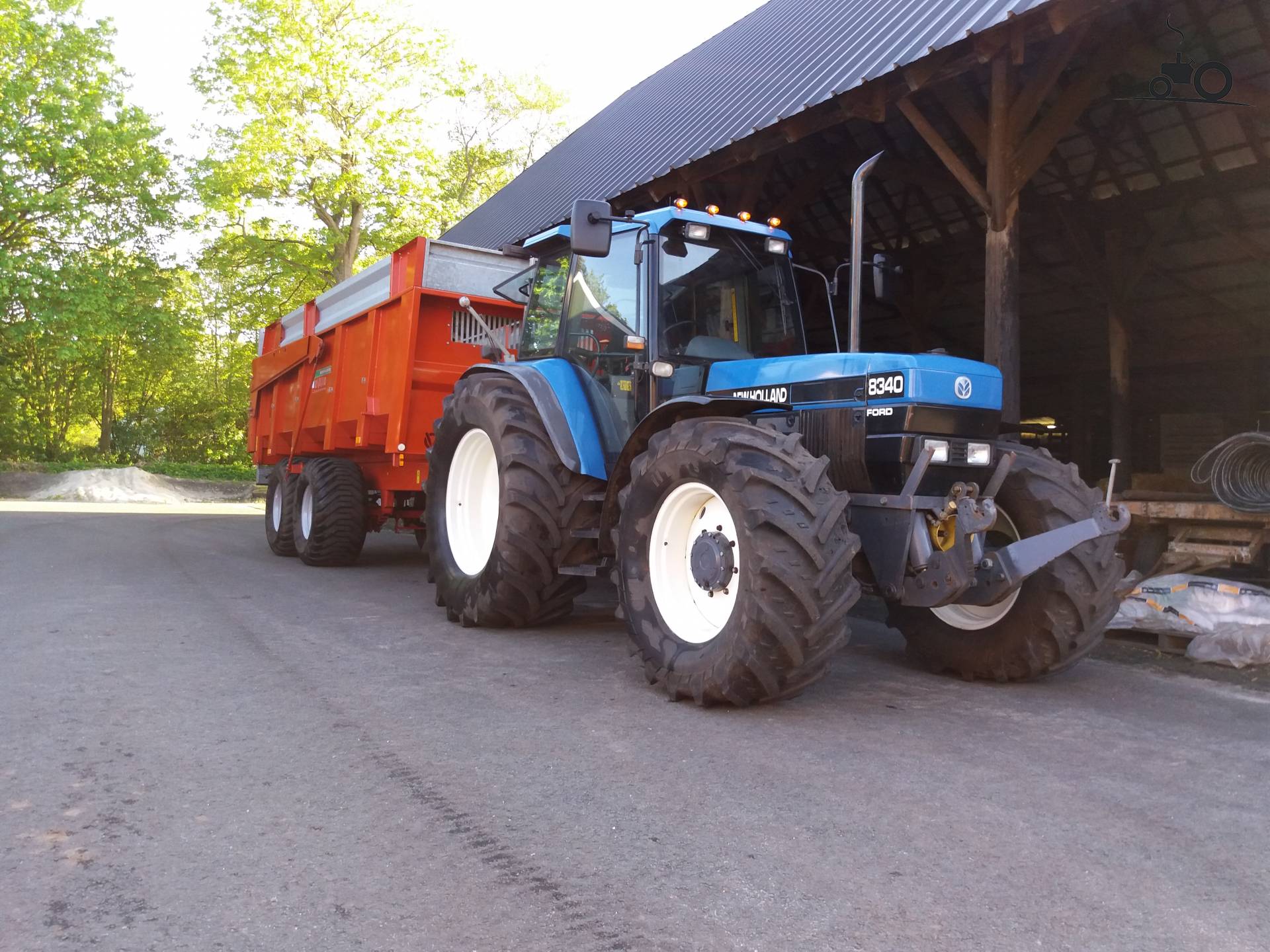 Foto New Holland 8340 #1229566