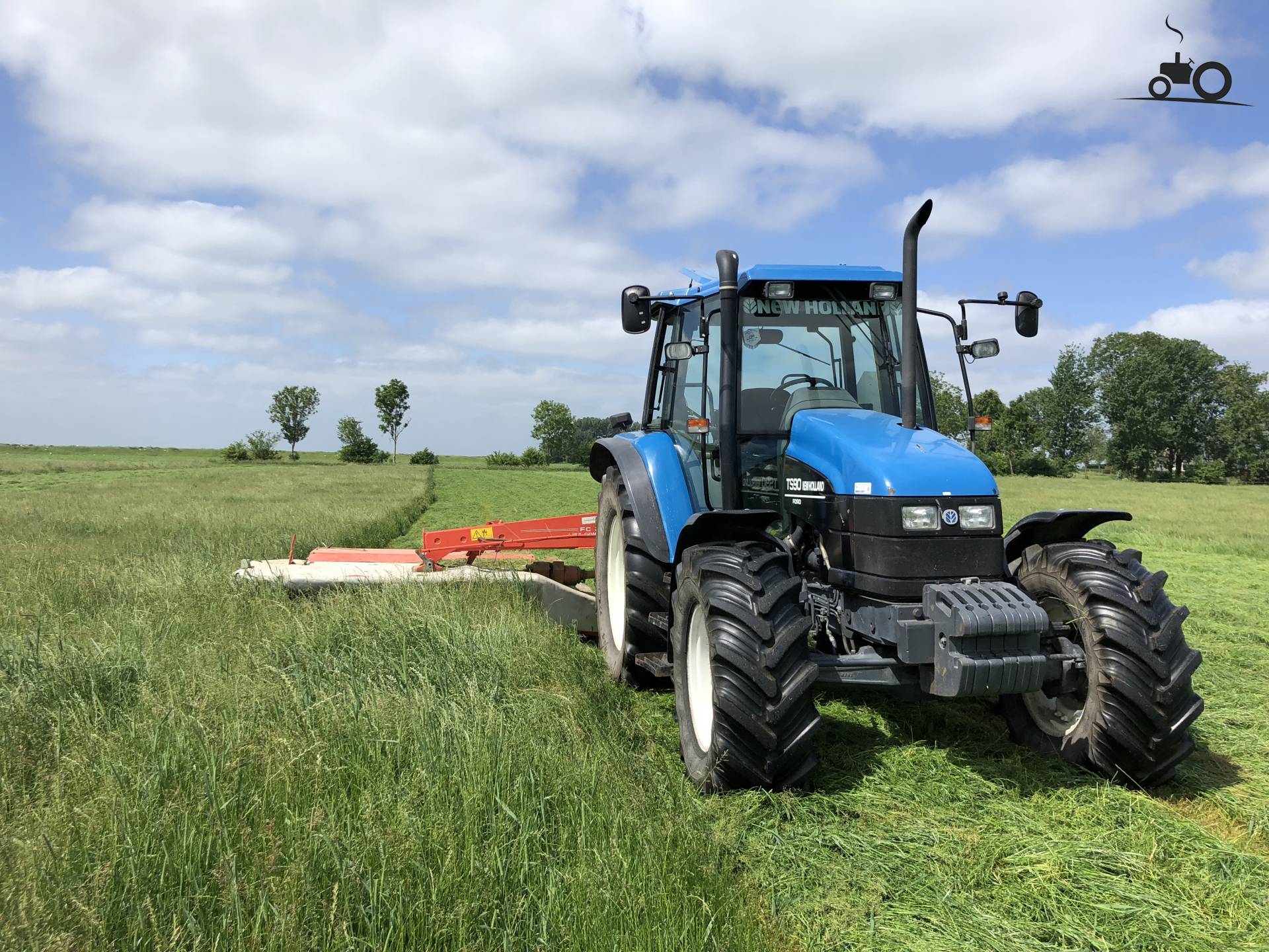 Foto New Holland TS 90 #1235486