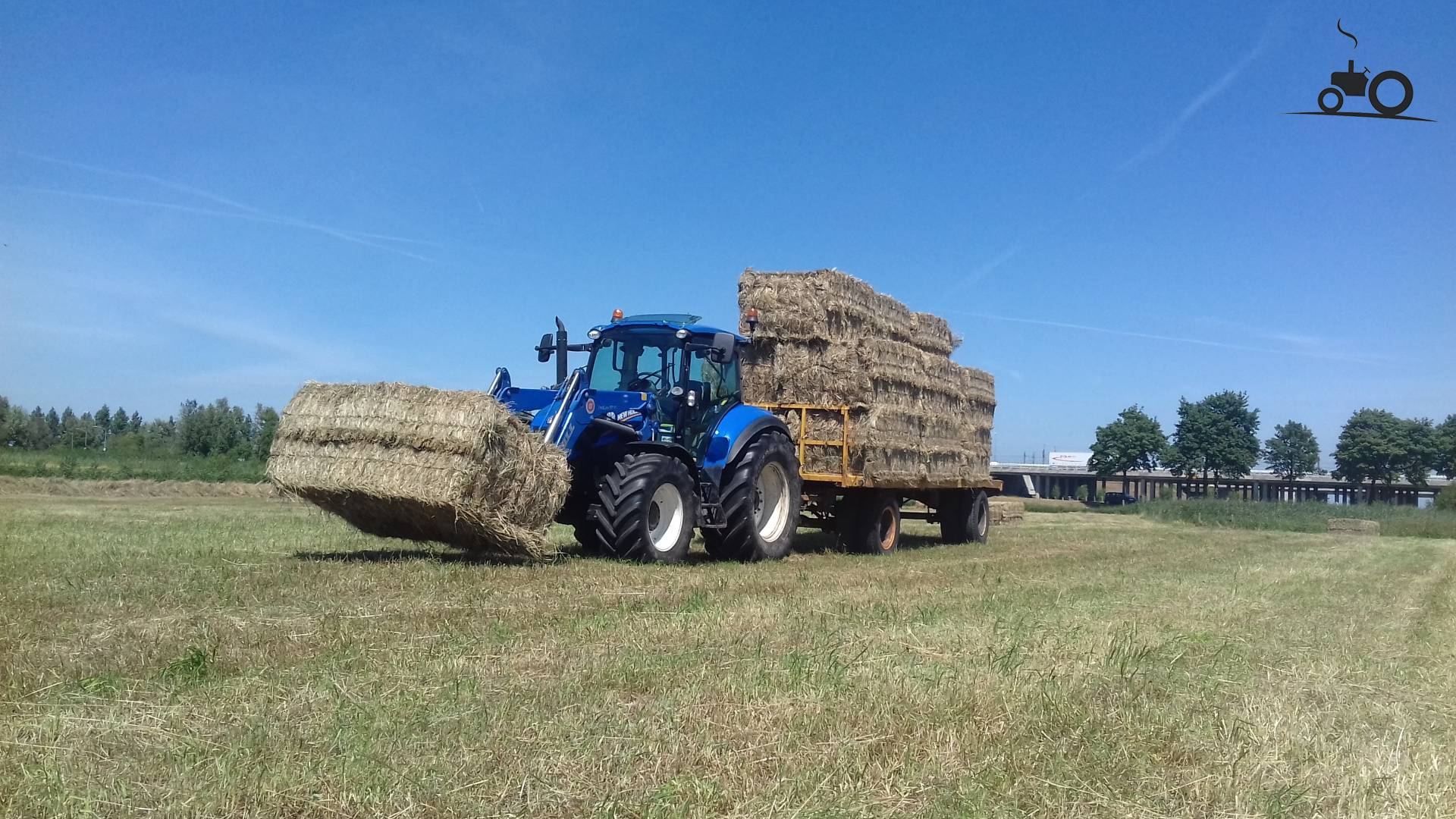 Foto New Holland T 5.105 #1255517