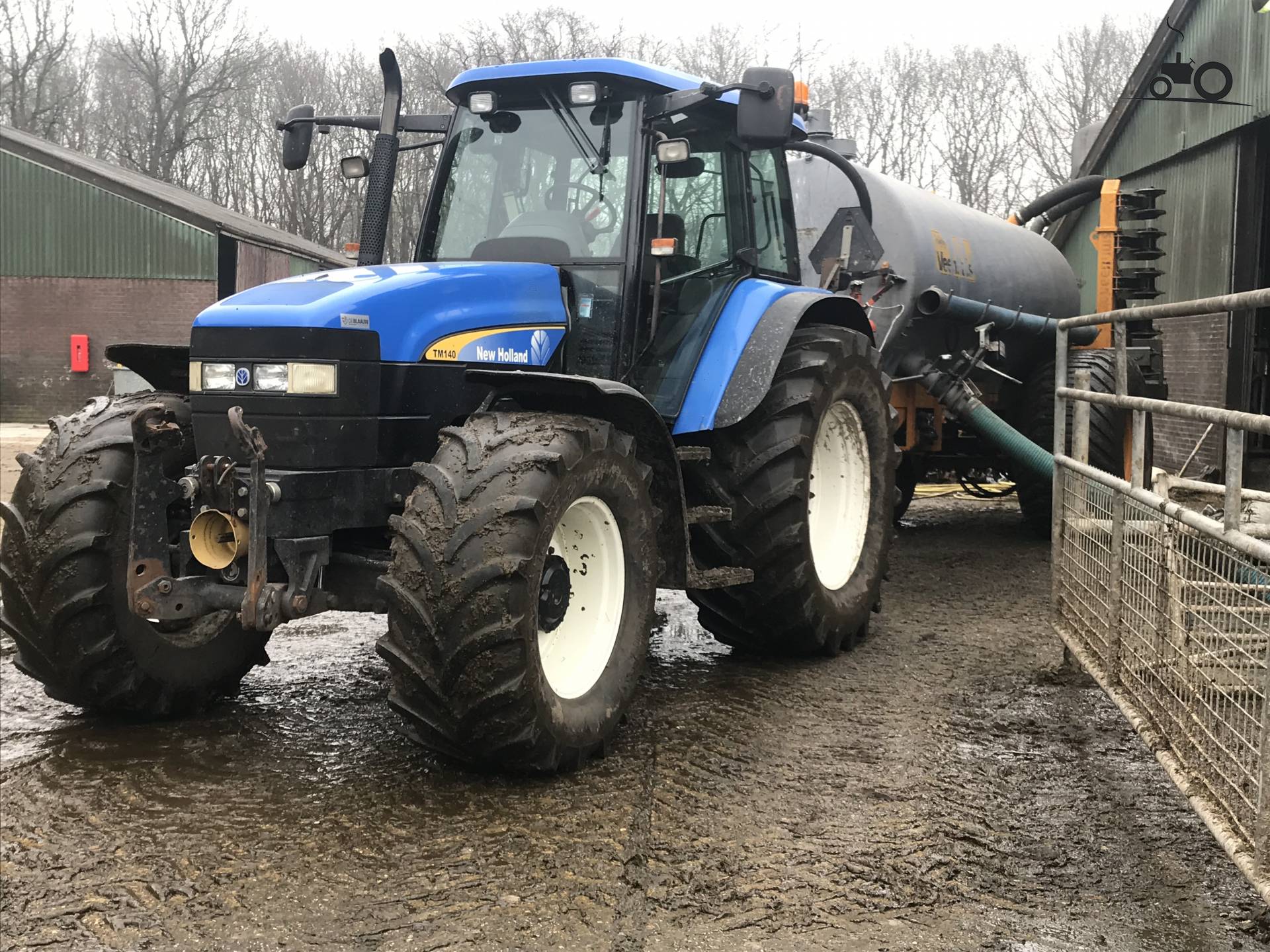 Foto New Holland TM 140 #1280513