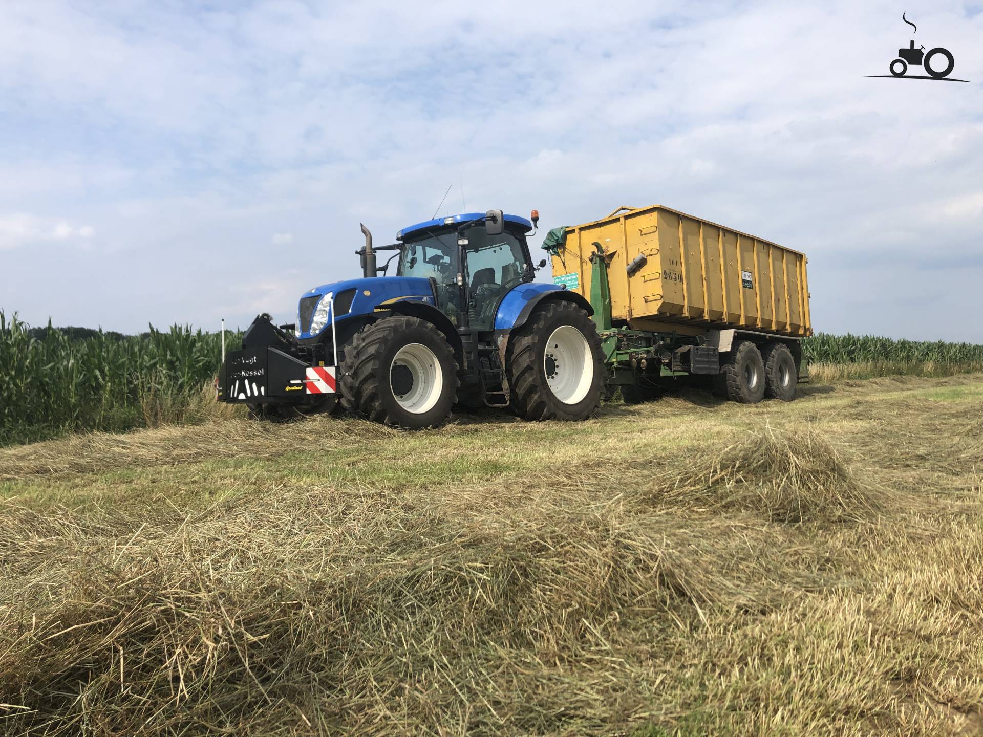 New Holland T 7030