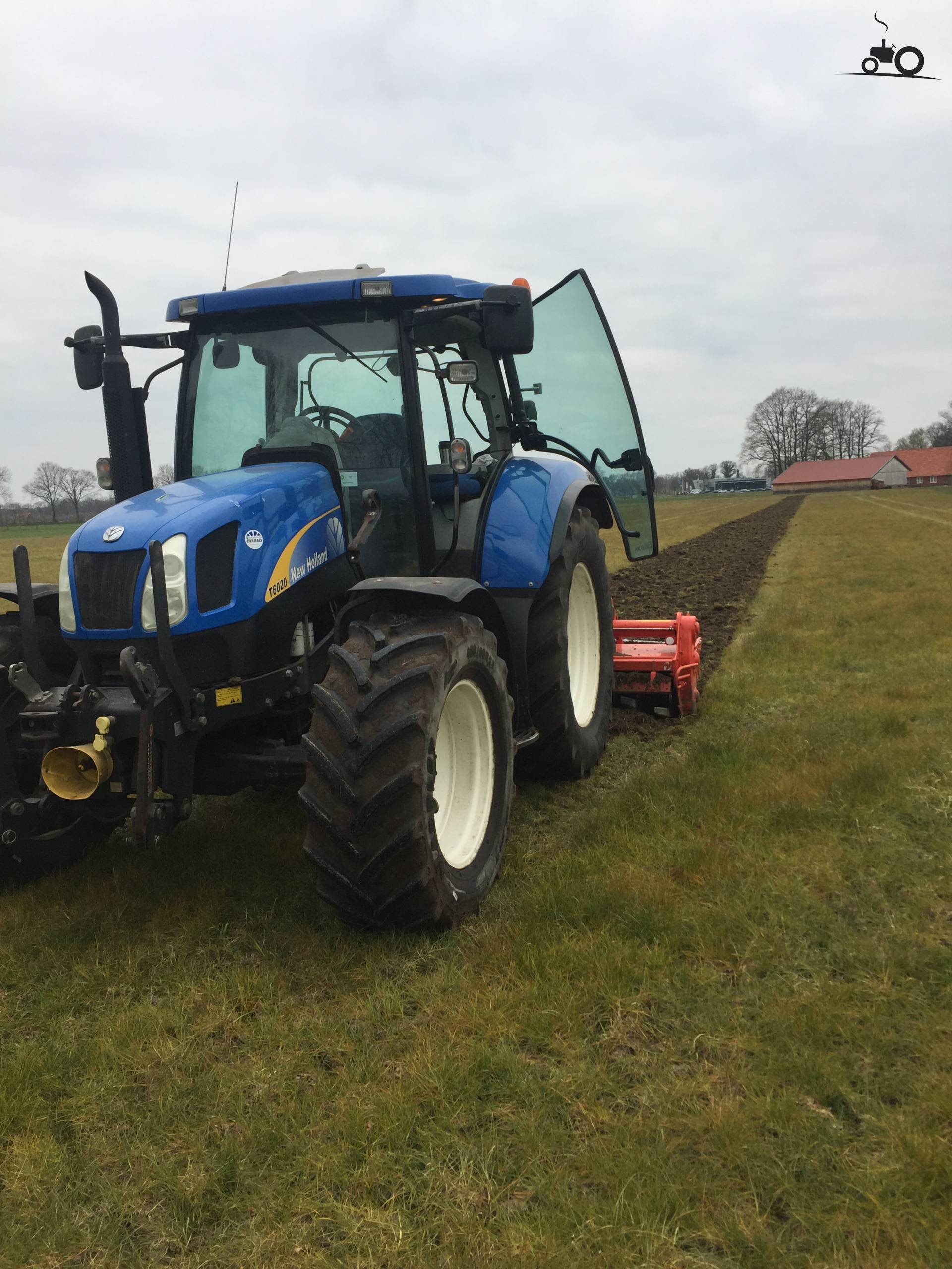 Foto New Holland T 6020 Elite #1343151