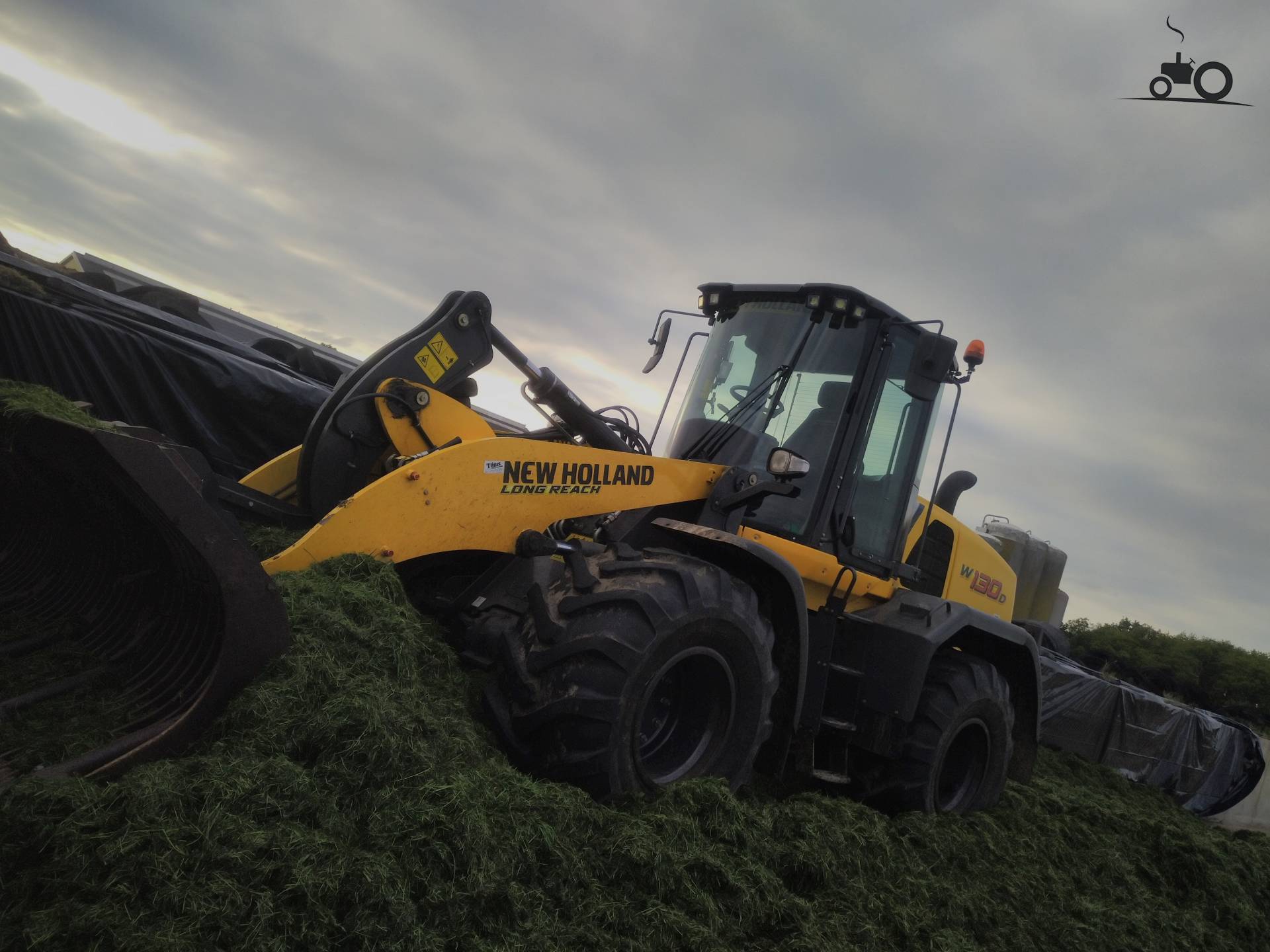New Holland W 130