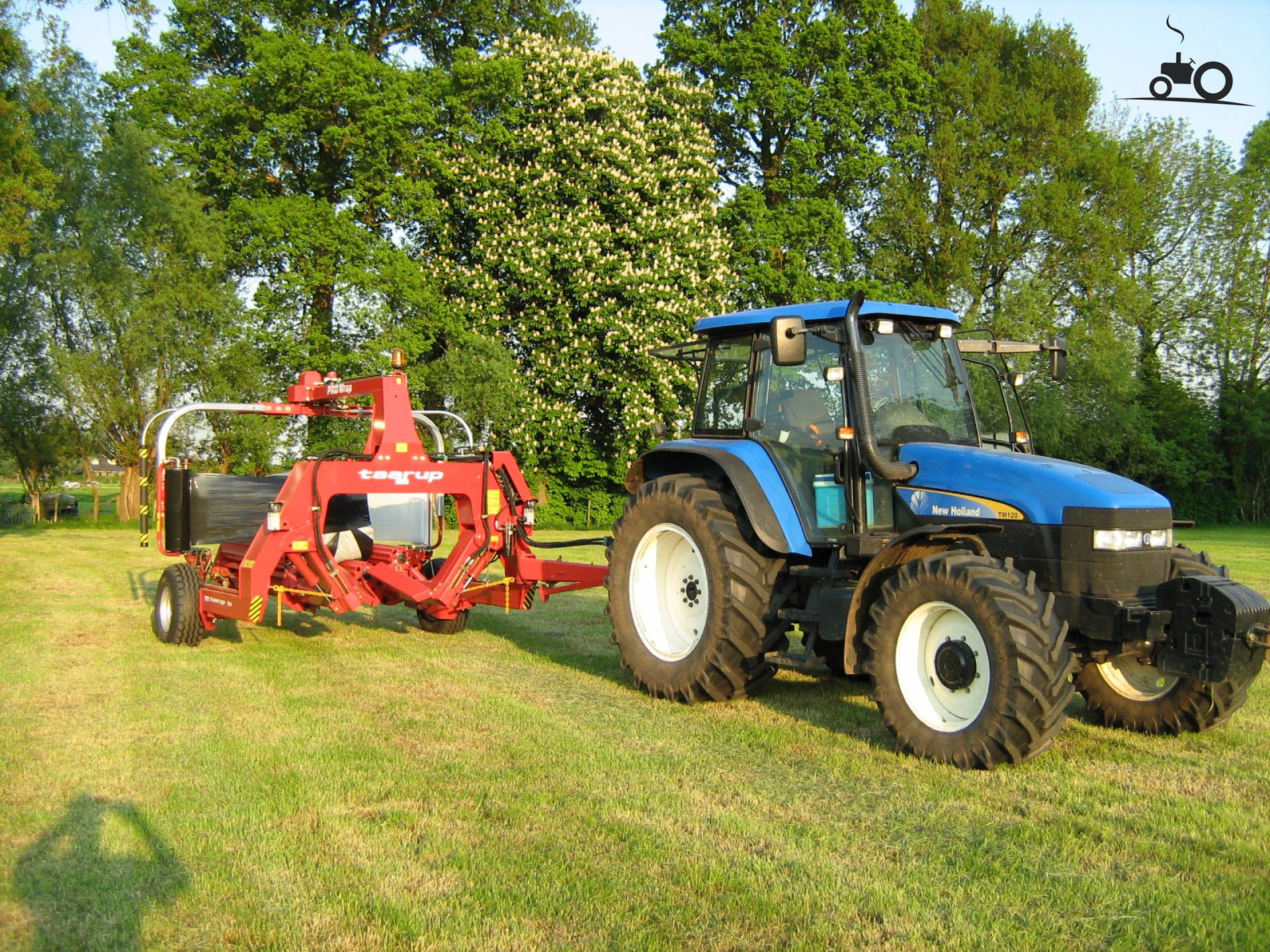 Foto New Holland TM 120 #140643