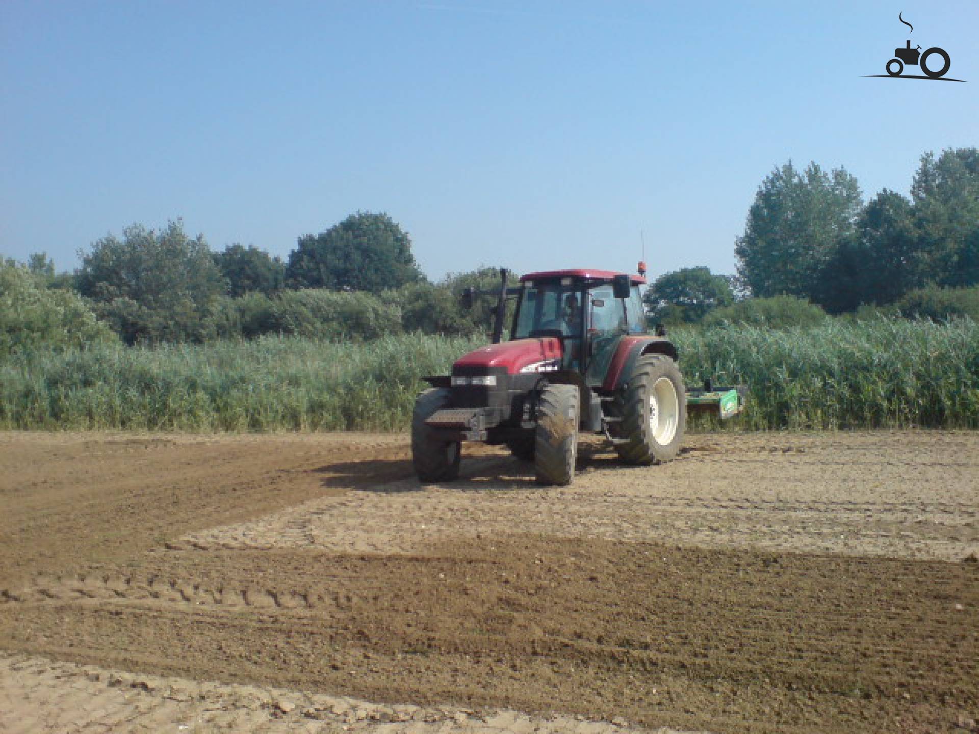 Foto New Holland TM 130 #141577