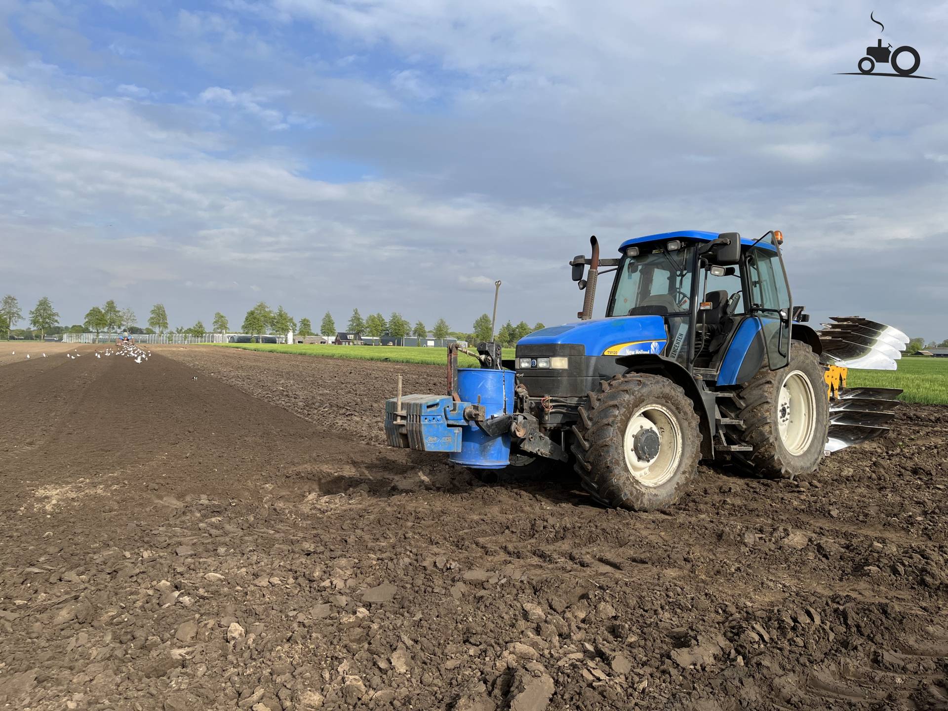 Foto New Holland TM 120 #1469766