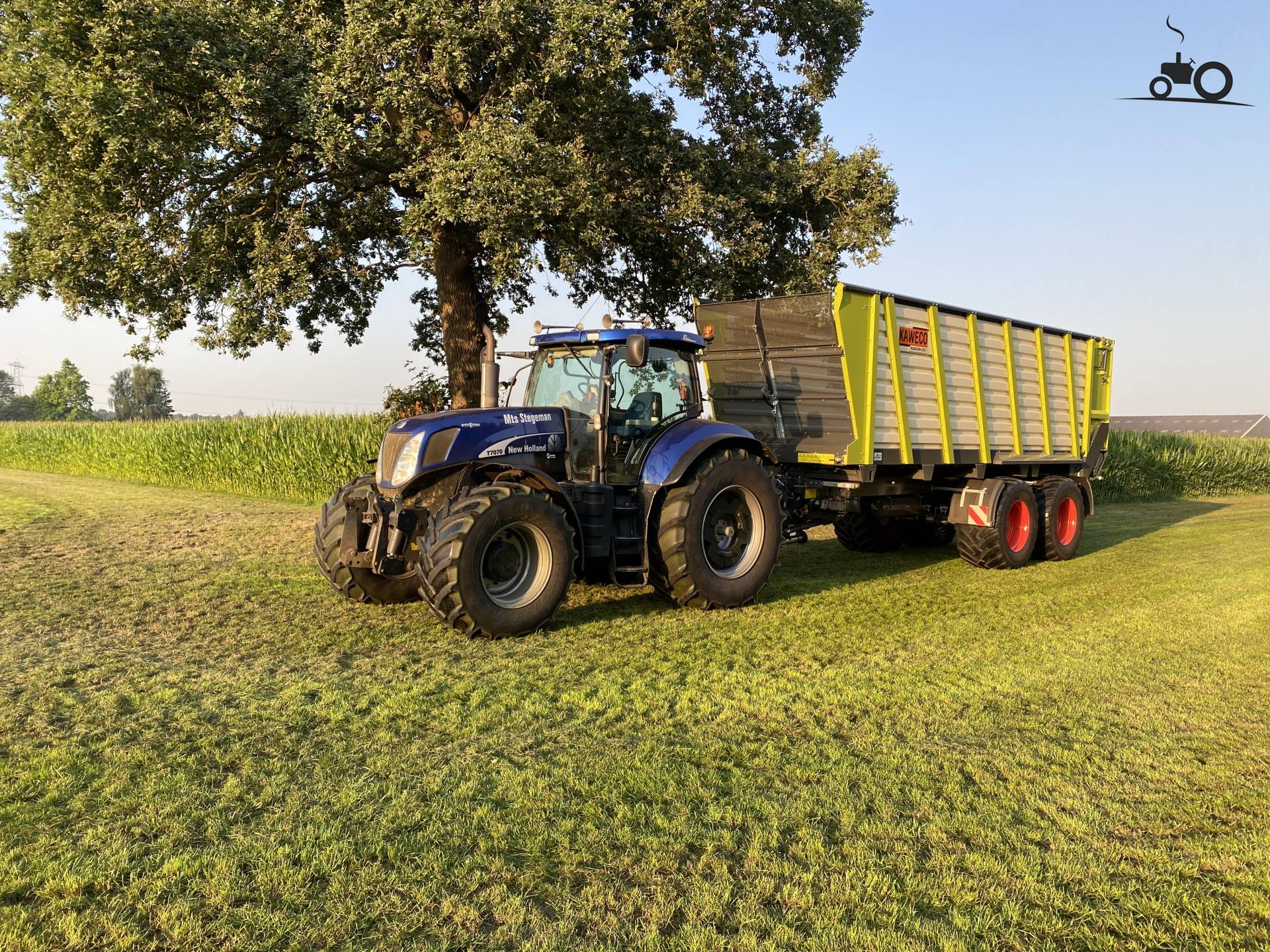 Foto New Holland T 7070 #1482078