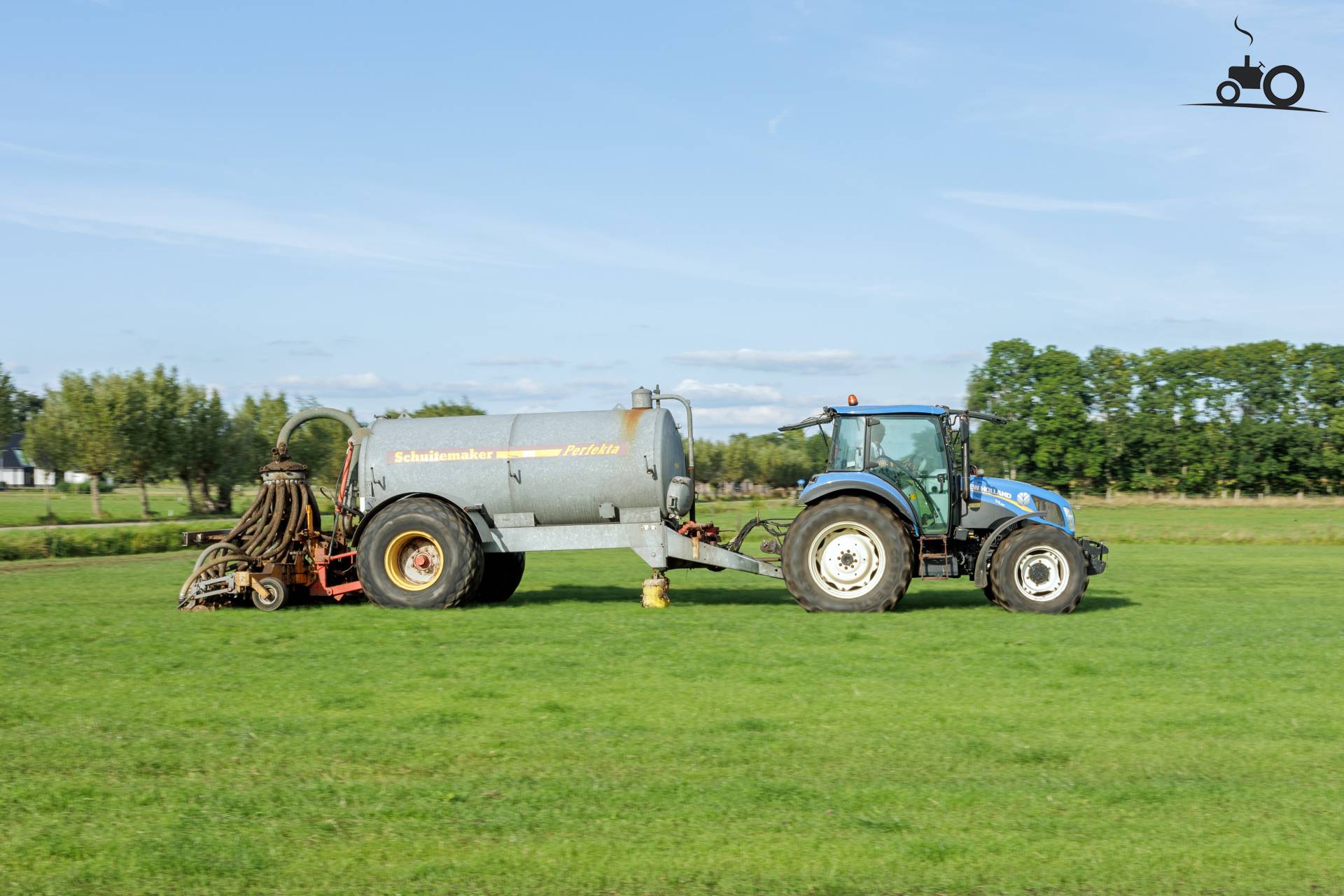 Foto New Holland T 4 95 1488369