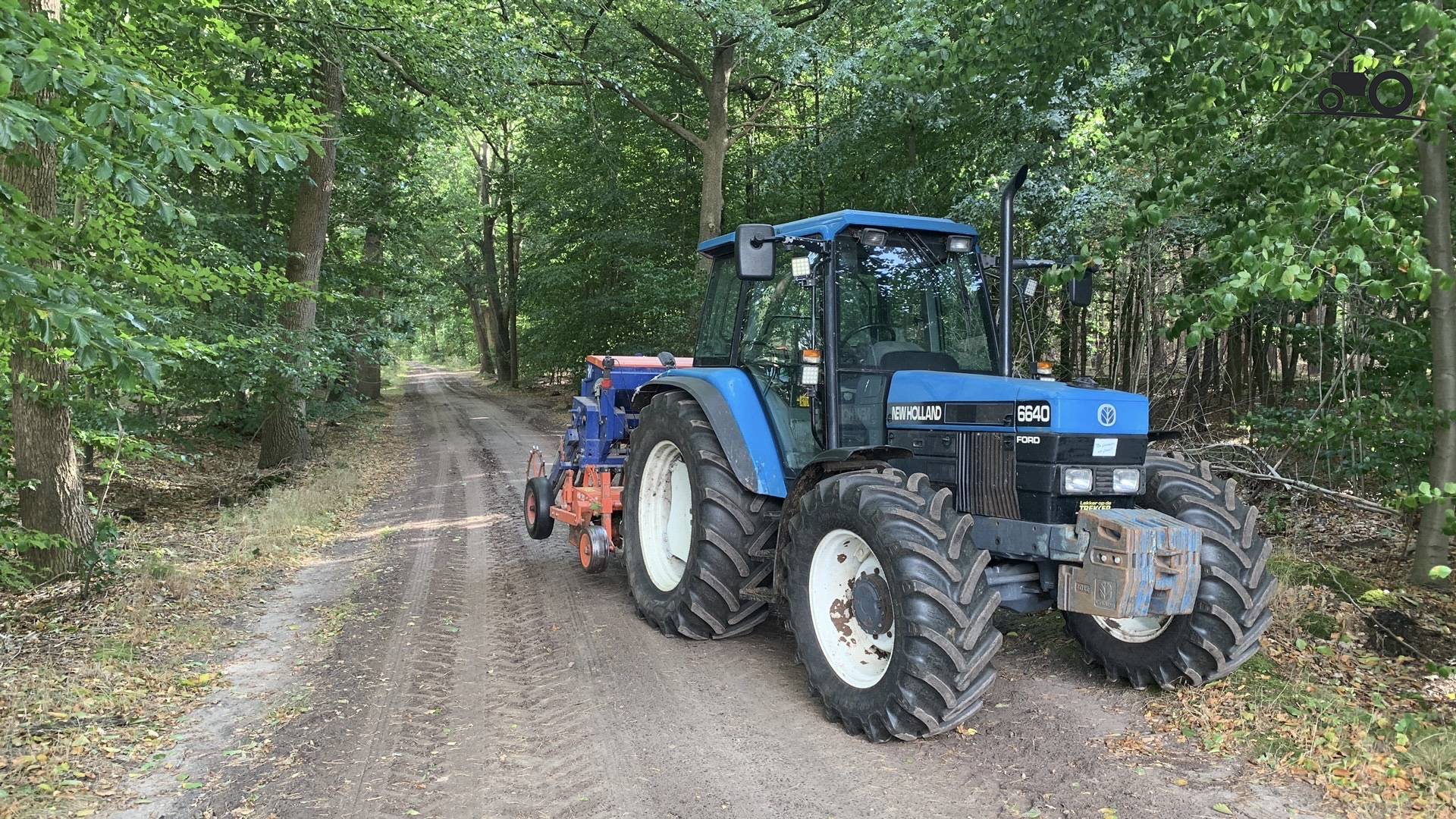 Foto New Holland 6640 #1490556