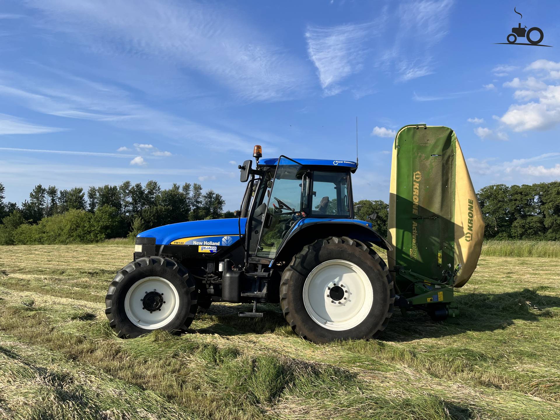 Foto New Holland TM 140 #1504124