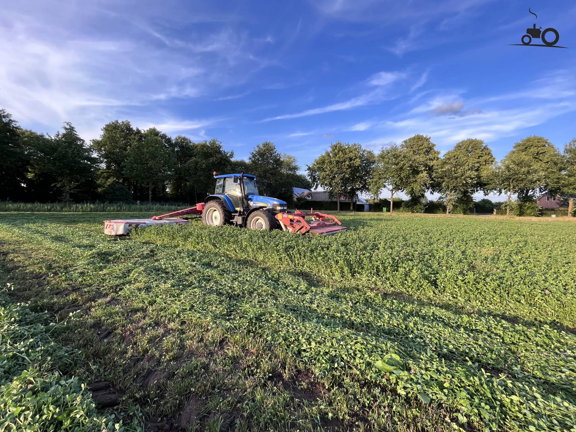 Foto New Holland TM 120 #1526492