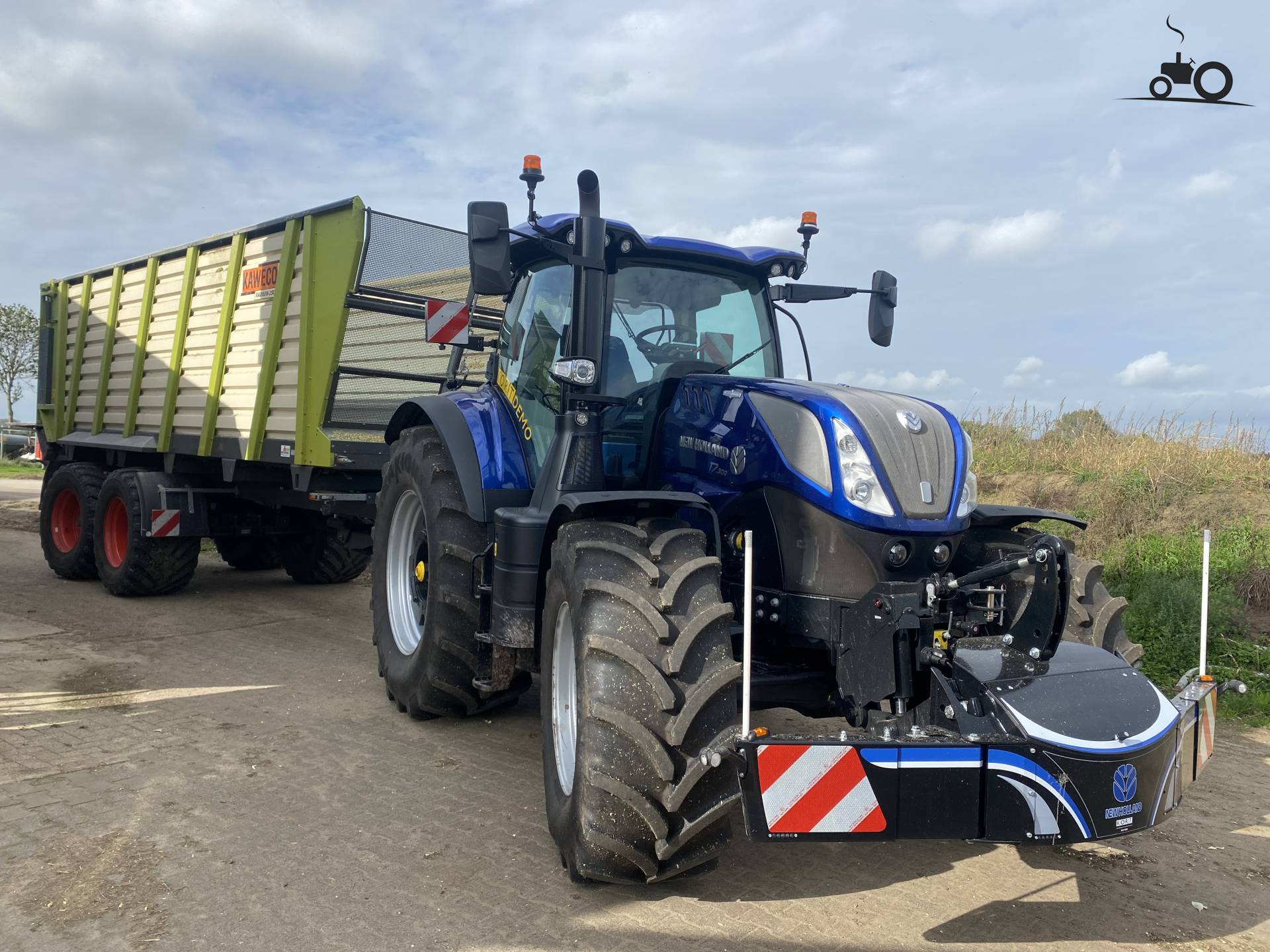 Foto New Holland T 7.300 #1540839