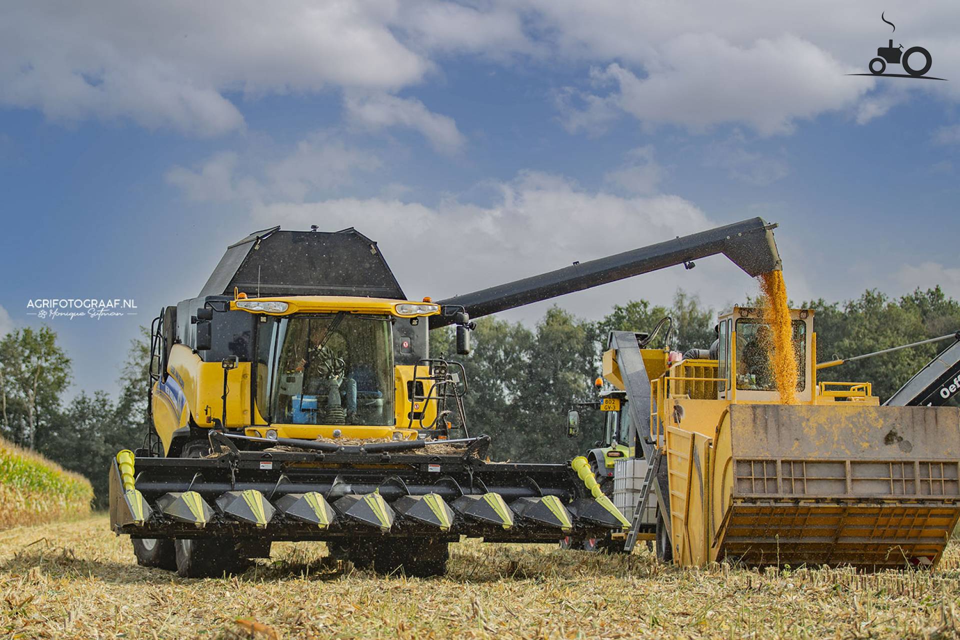 Foto New Holland CR 9080 van Loonbedrijf Gebr. Van Gelder Oeffelt