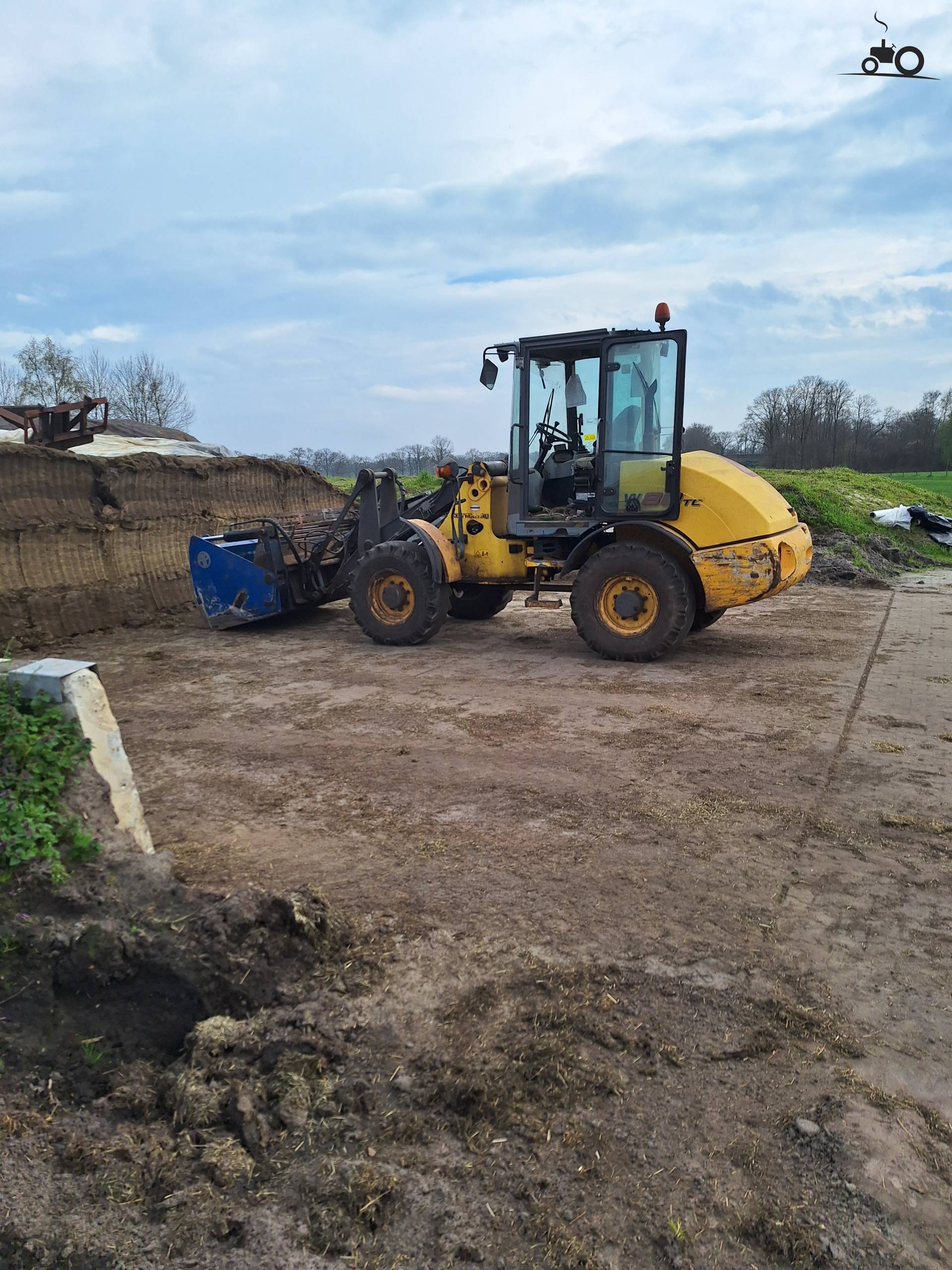 Foto New Holland W 80 TC #1561345