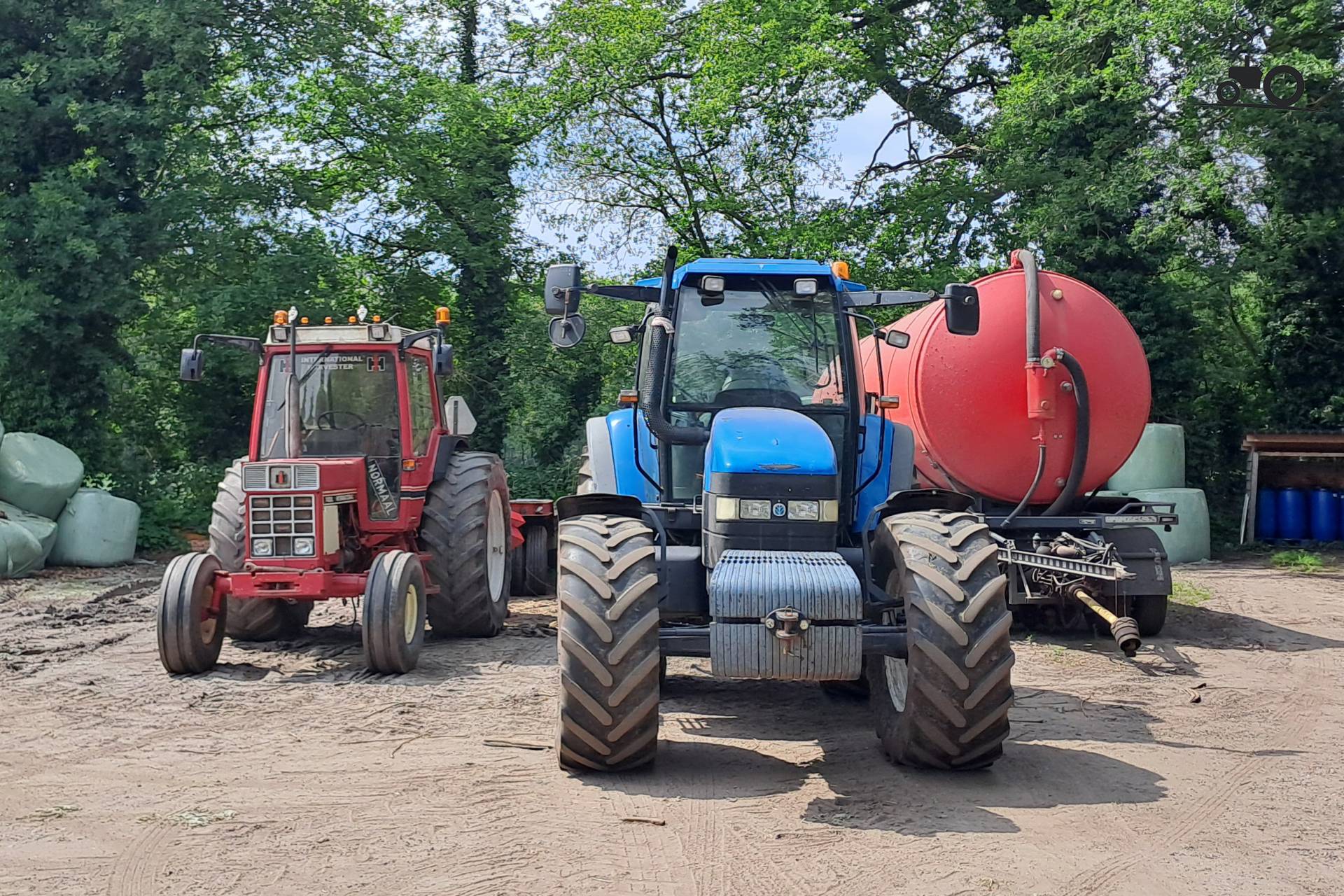 Foto New Holland TM 115 #1568922