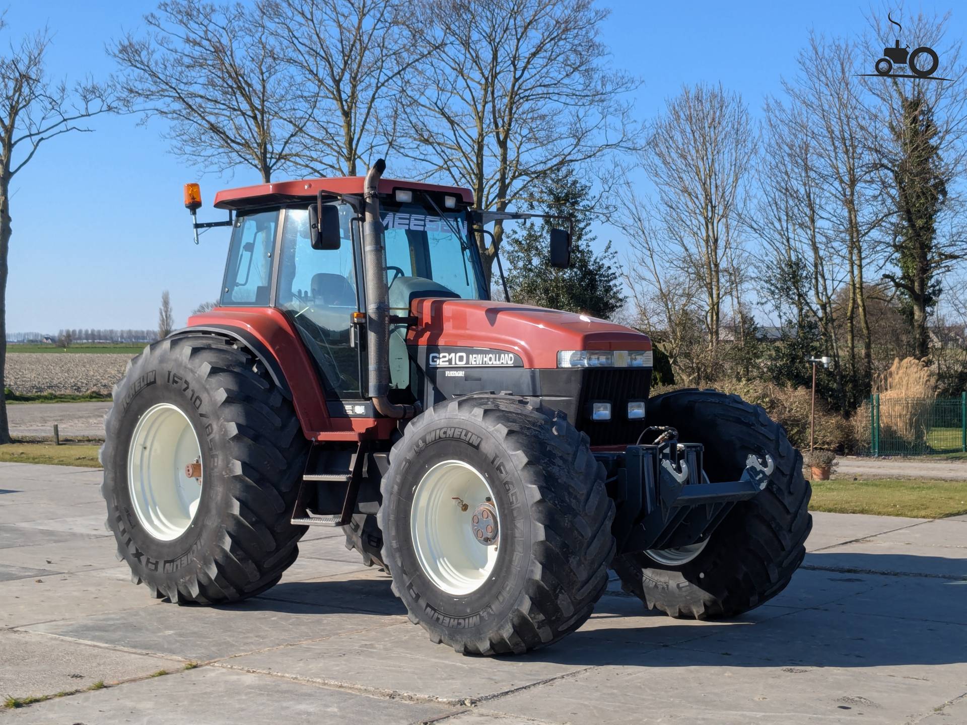 New Holland G 210