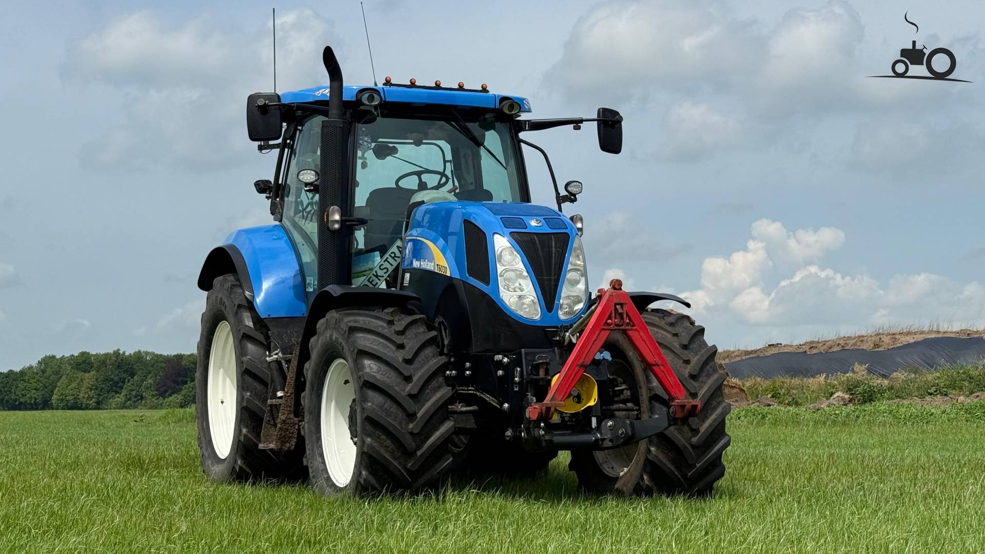 Foto New Holland T 6030 #1622378