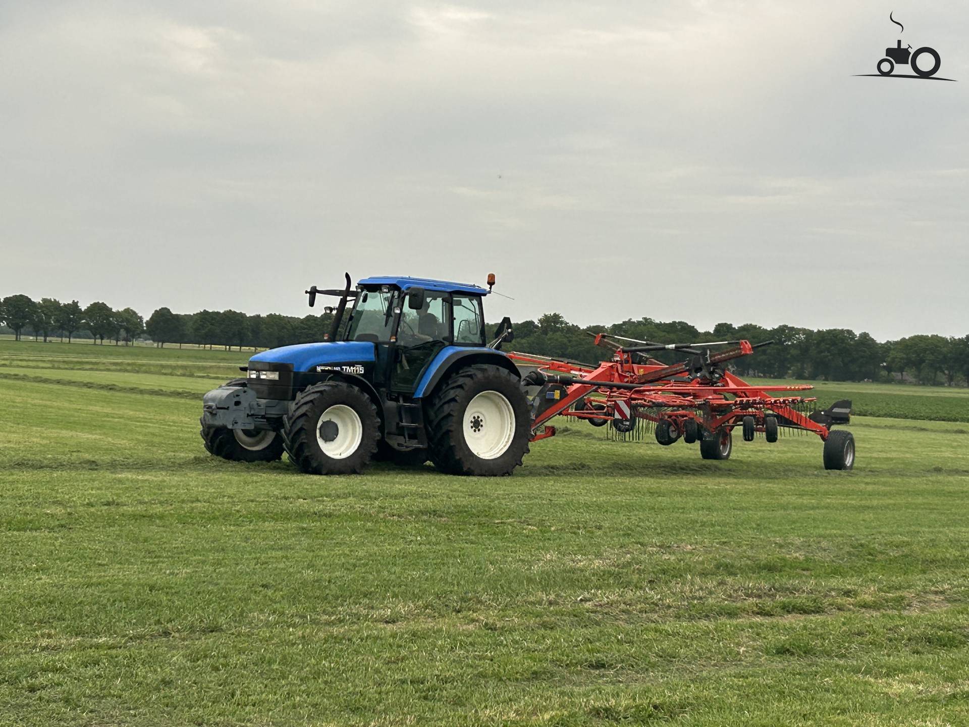 Foto New Holland TM 115 #1623083