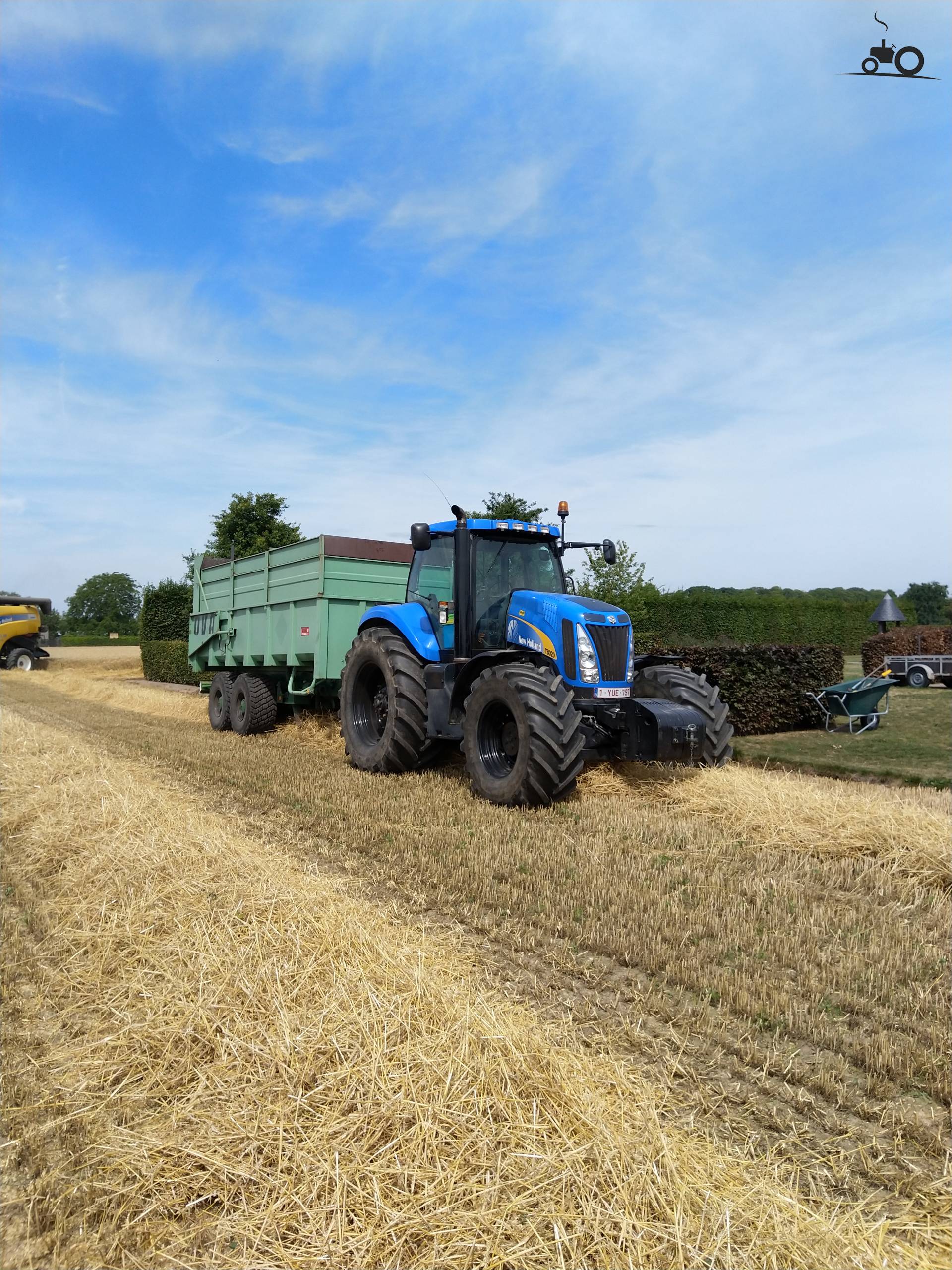New Holland T 8020