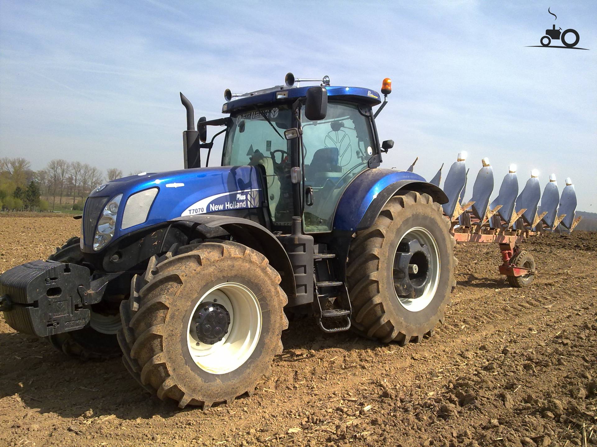 Foto New Holland T 7070 #347551