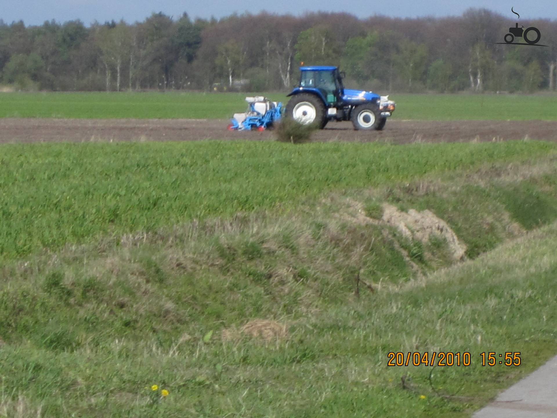 Foto New Holland TM 150 #348598