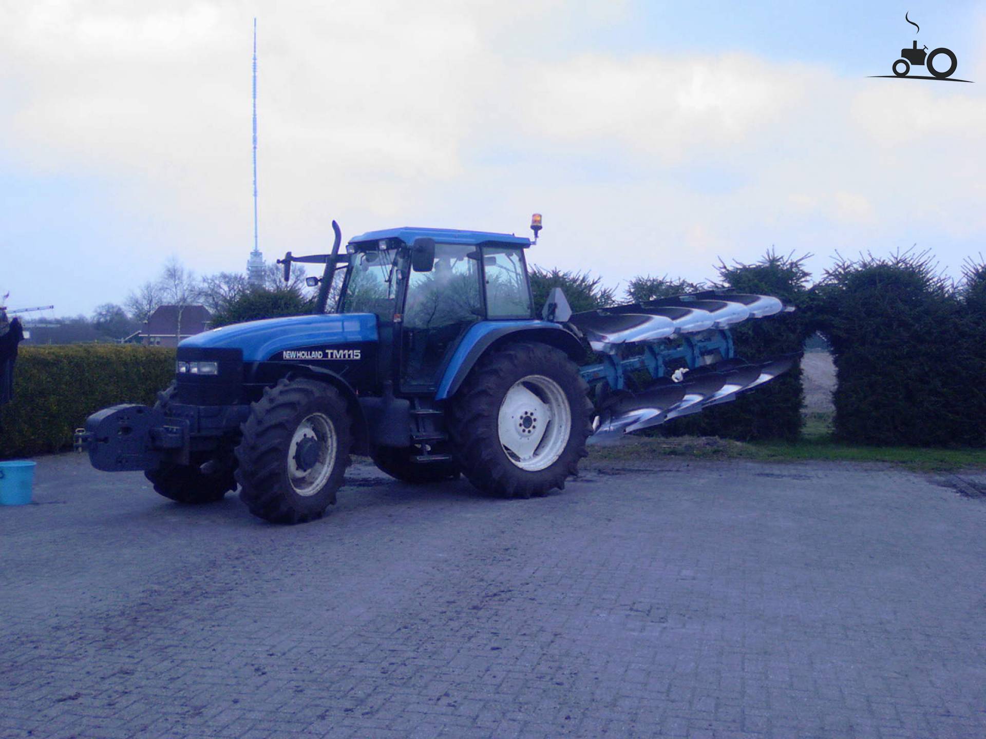 Foto New Holland TM 115 #35069